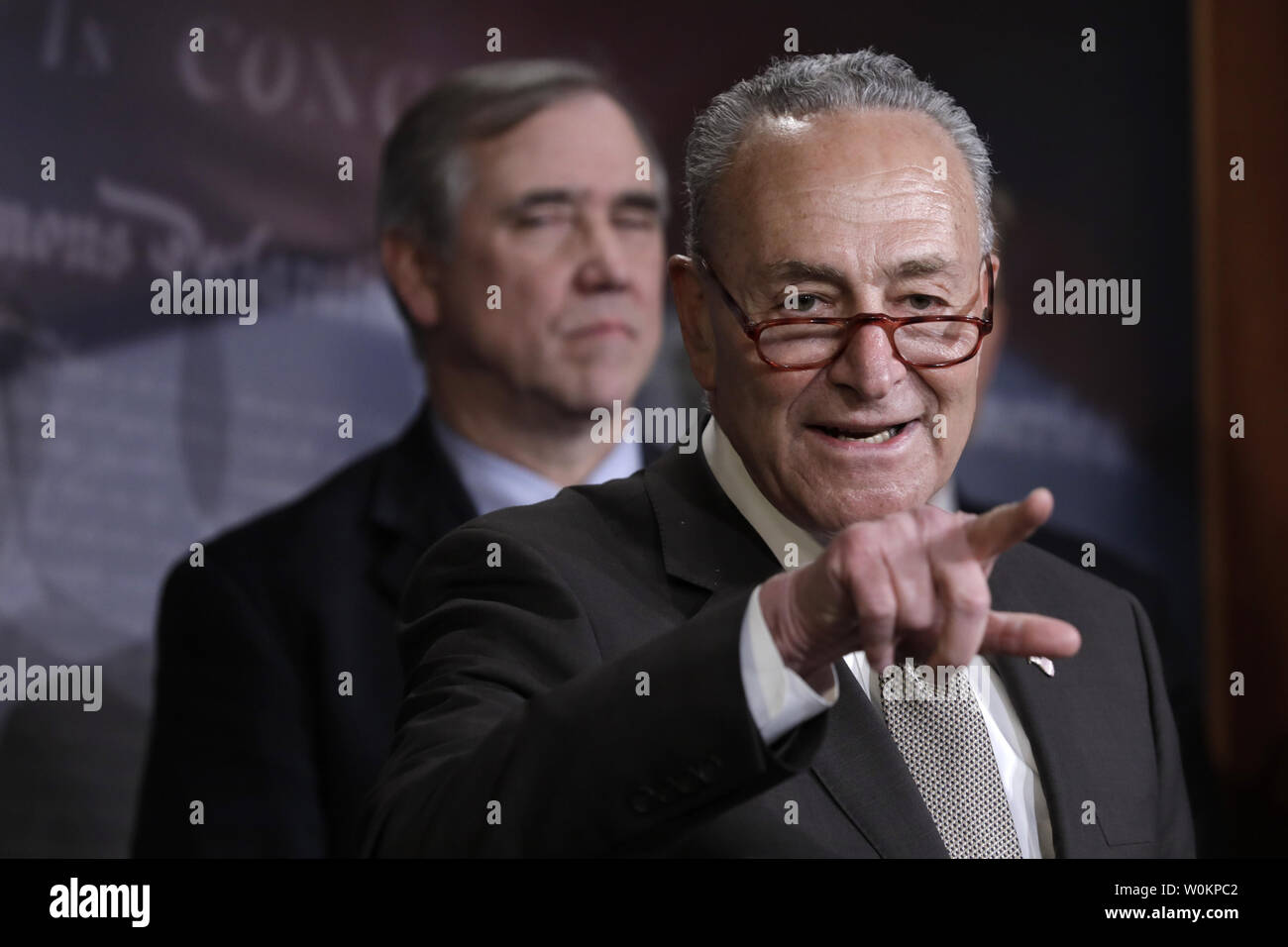 Senate Democratic Leader Chuck Schumer (D-NY) speaks at a news ...
