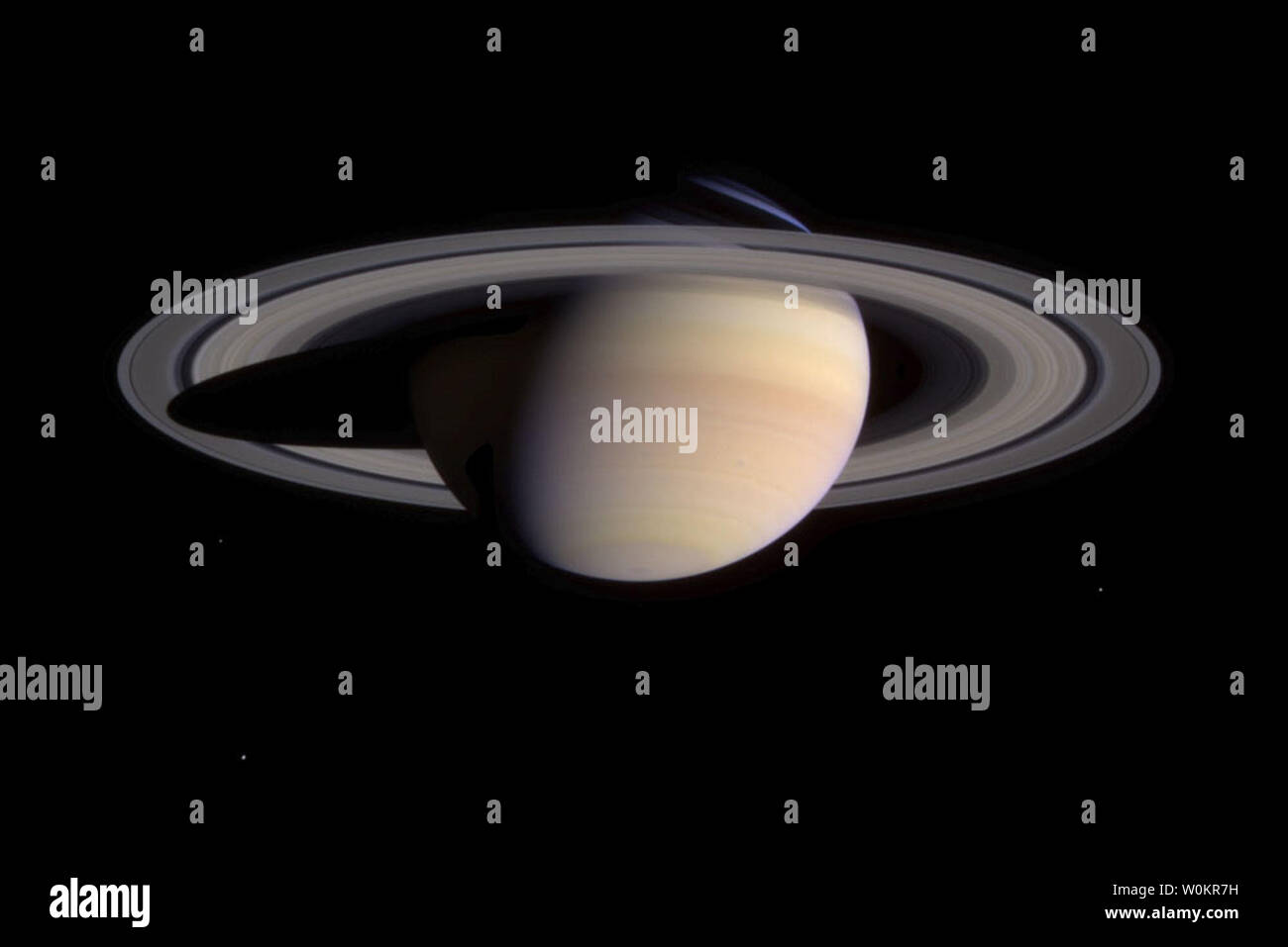 As Cassini closes in on Saturn, its view is growing sharper with time ...