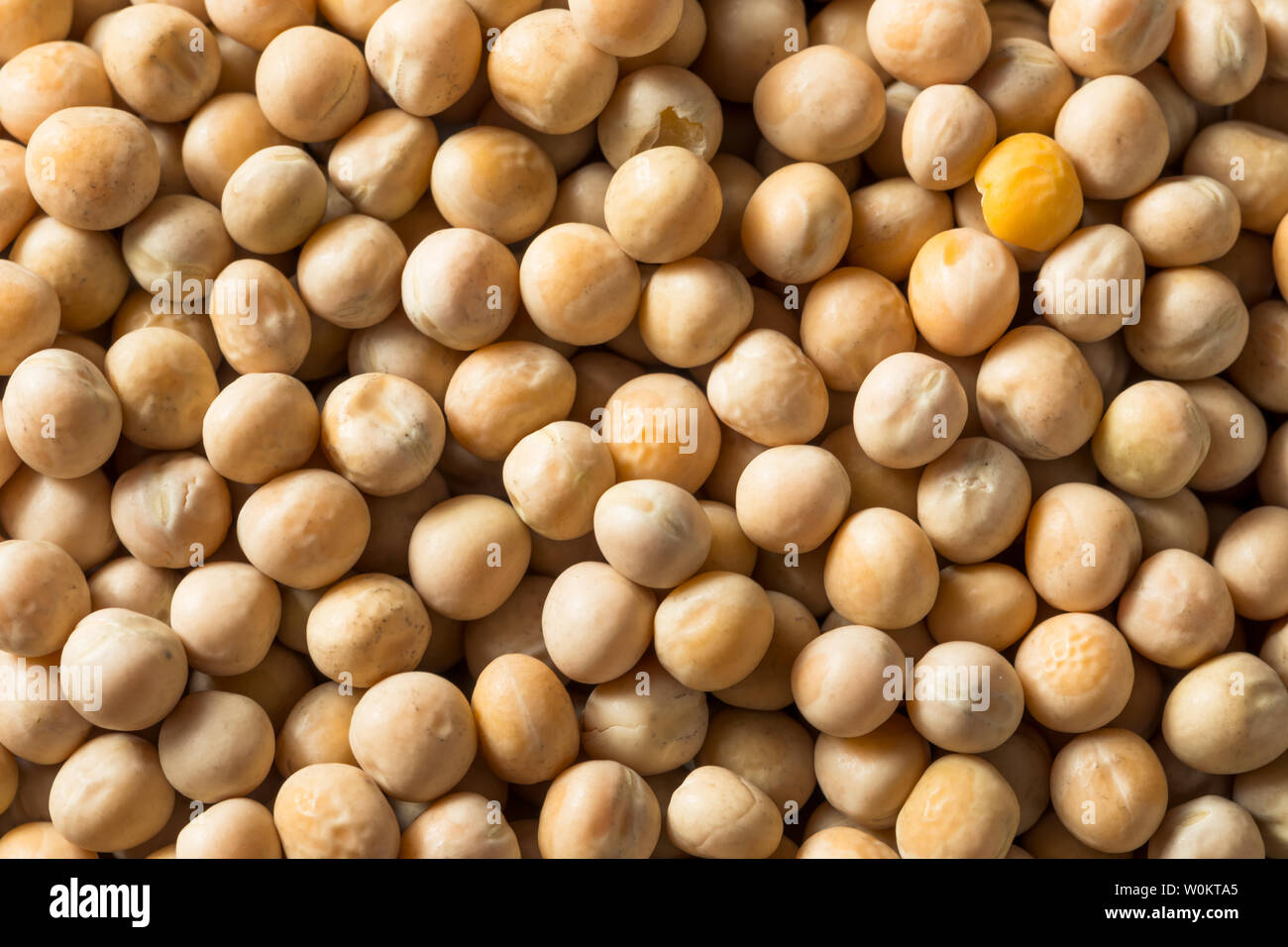 Organic Dried Yellow Peas in a Bowl Stock Photo - Alamy