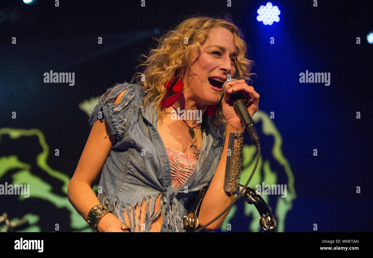 Lead singer Shannon Conley of Lez Zeppelin belts out a number at The ...