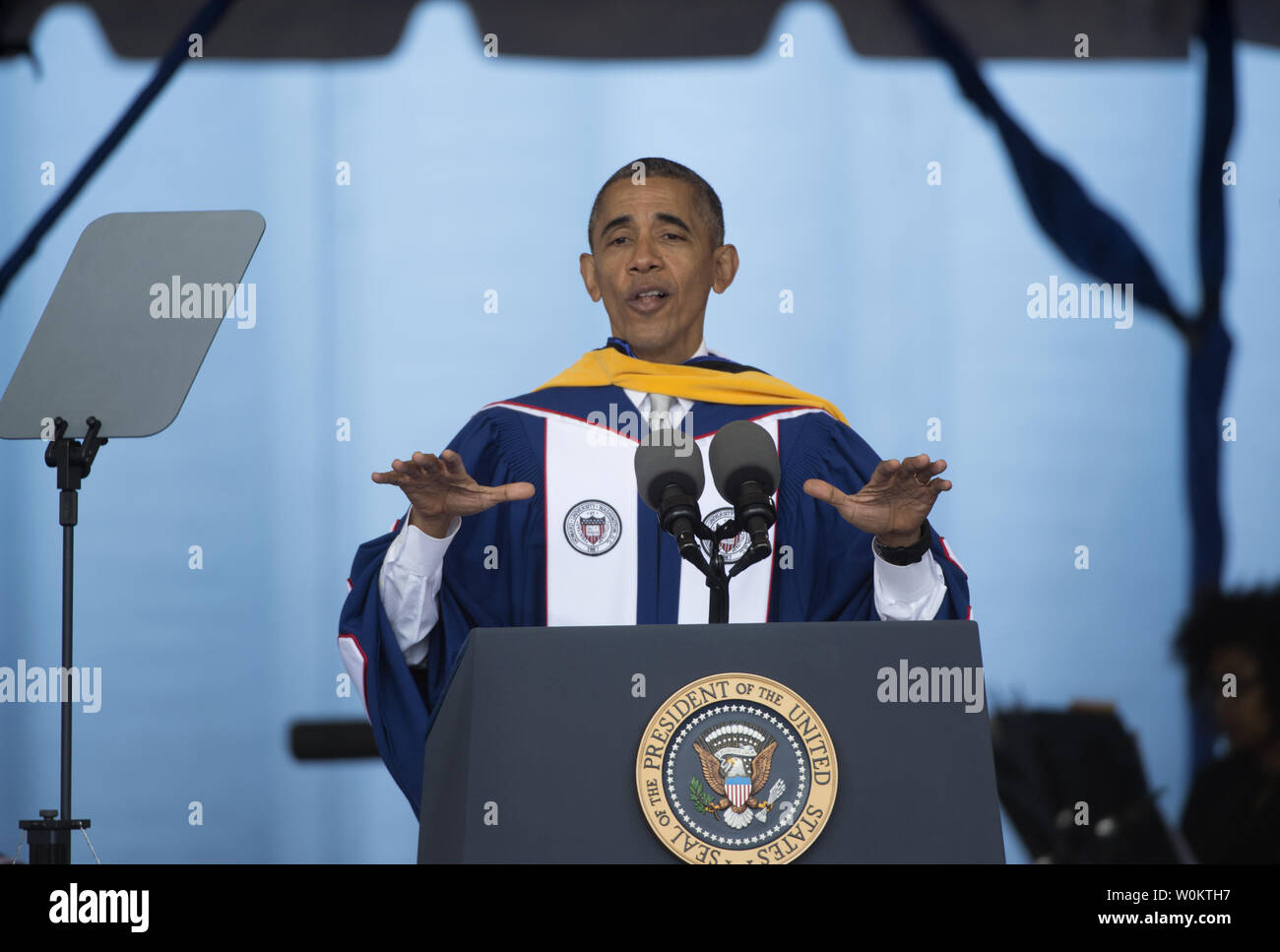 President Barack Obama delivers the Howard University Commencement ...