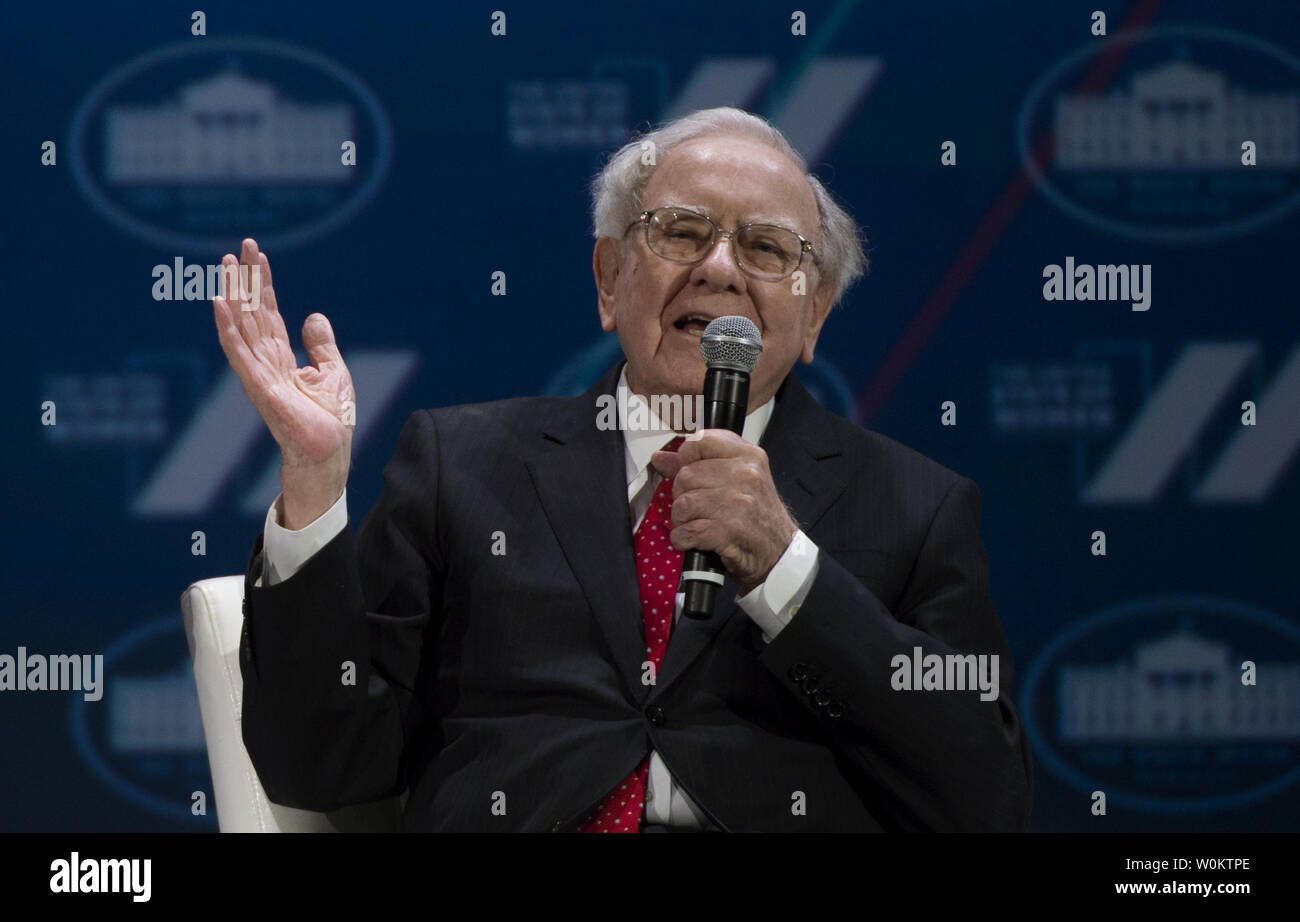 Warren buffett hi-res stock photography and images - Alamy