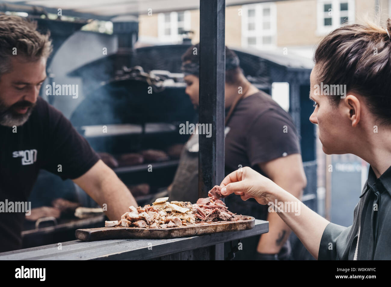 Food sampling stand hi-res stock photography and images - Alamy