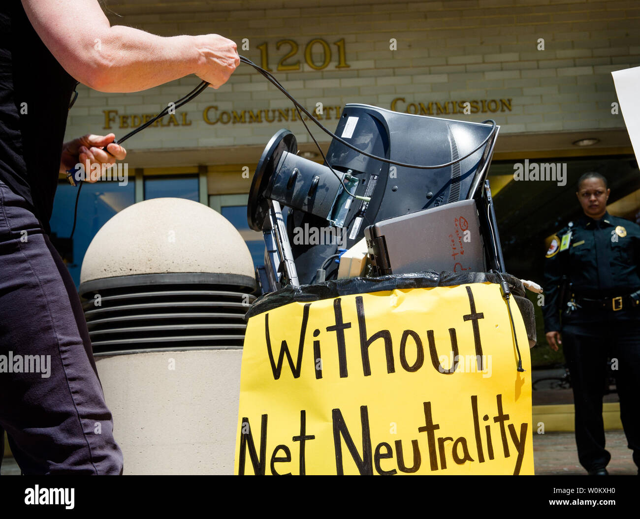 Internet activist hi-res stock photography and images - Alamy