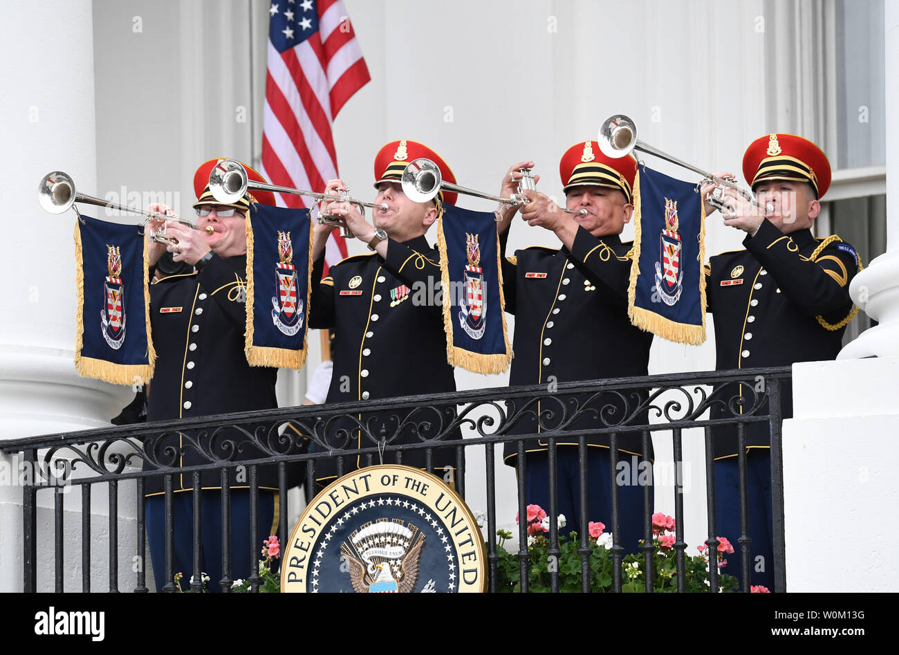 Official welcoming ceremony hi-res stock photography and images - Alamy