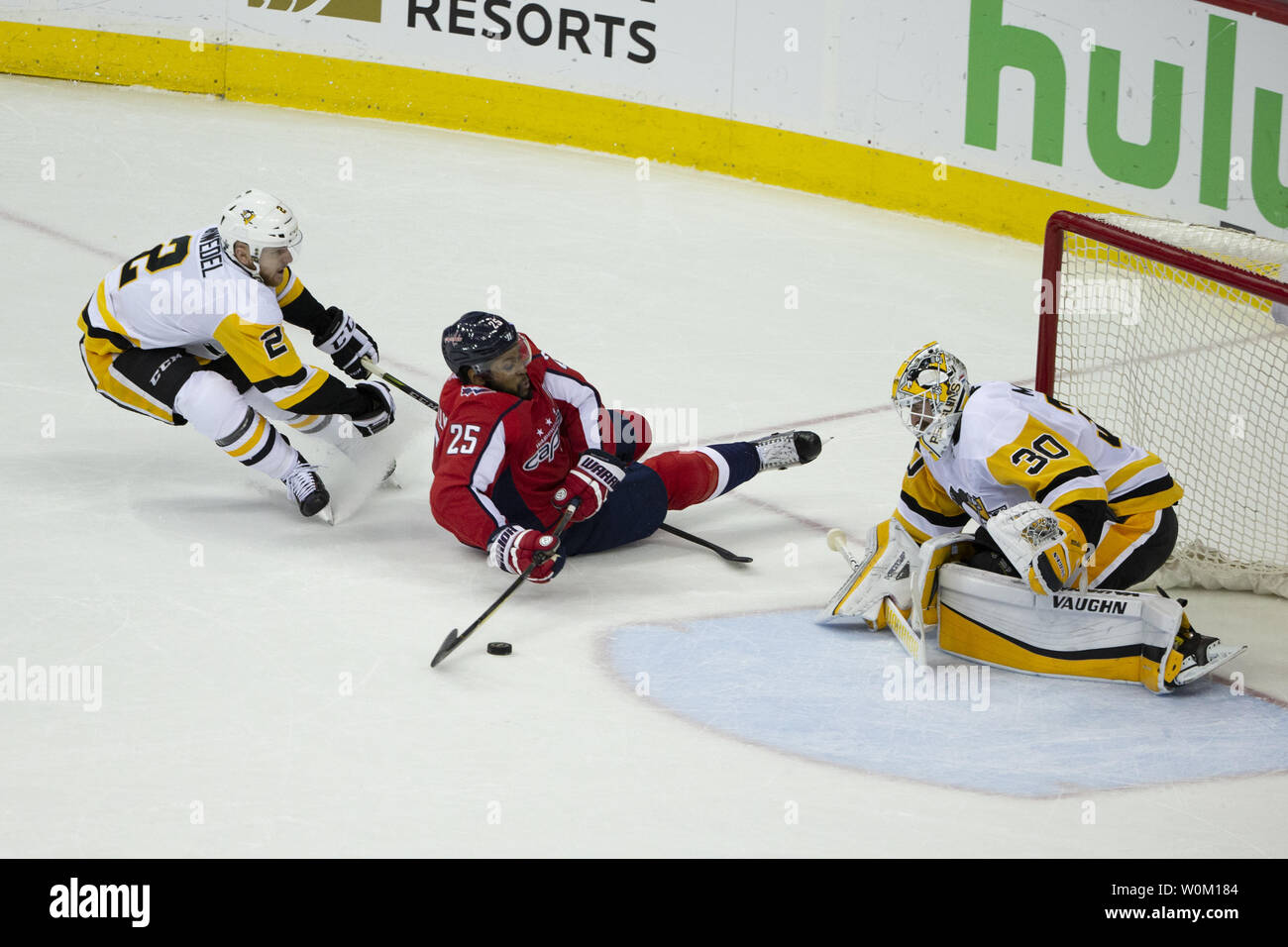 Capitals right wing Devante Smith-Pelly (25) attempts to shoot while ...