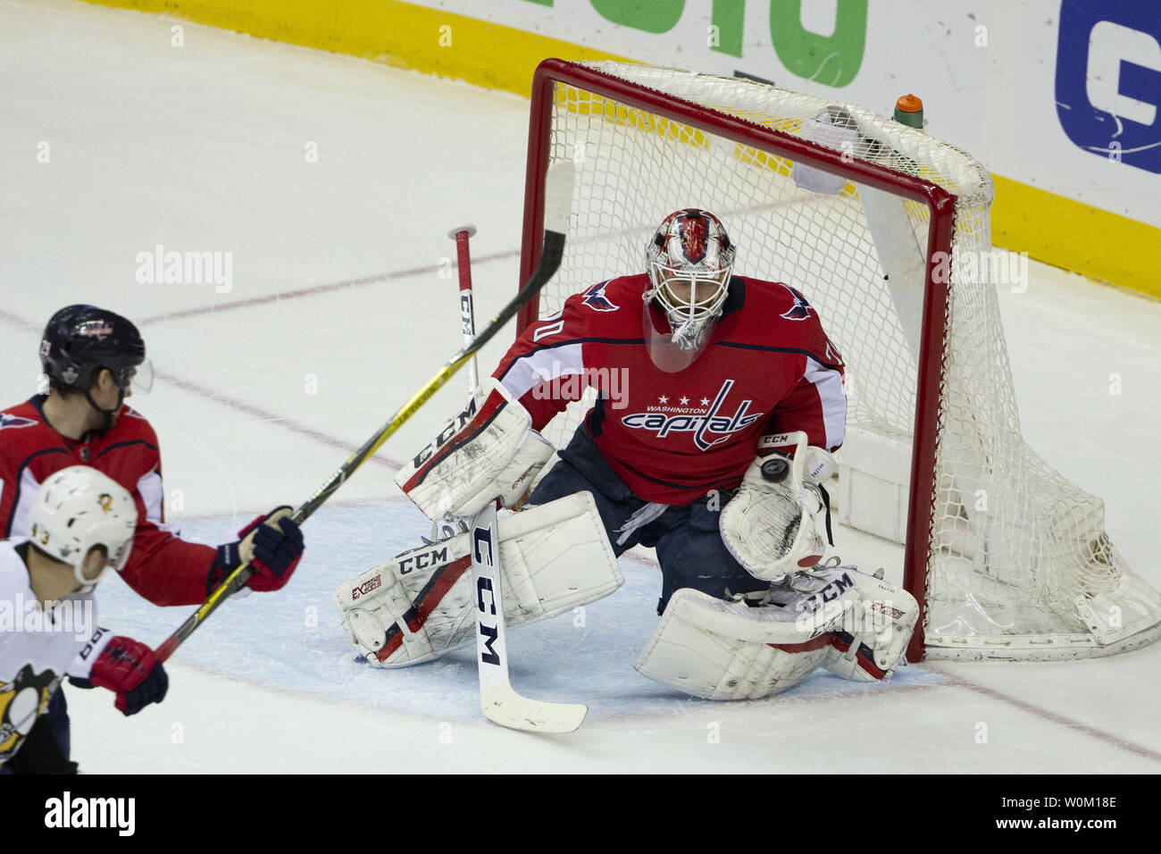 Capitals goaltender Braden Holtby (70) makes a save during the second ...