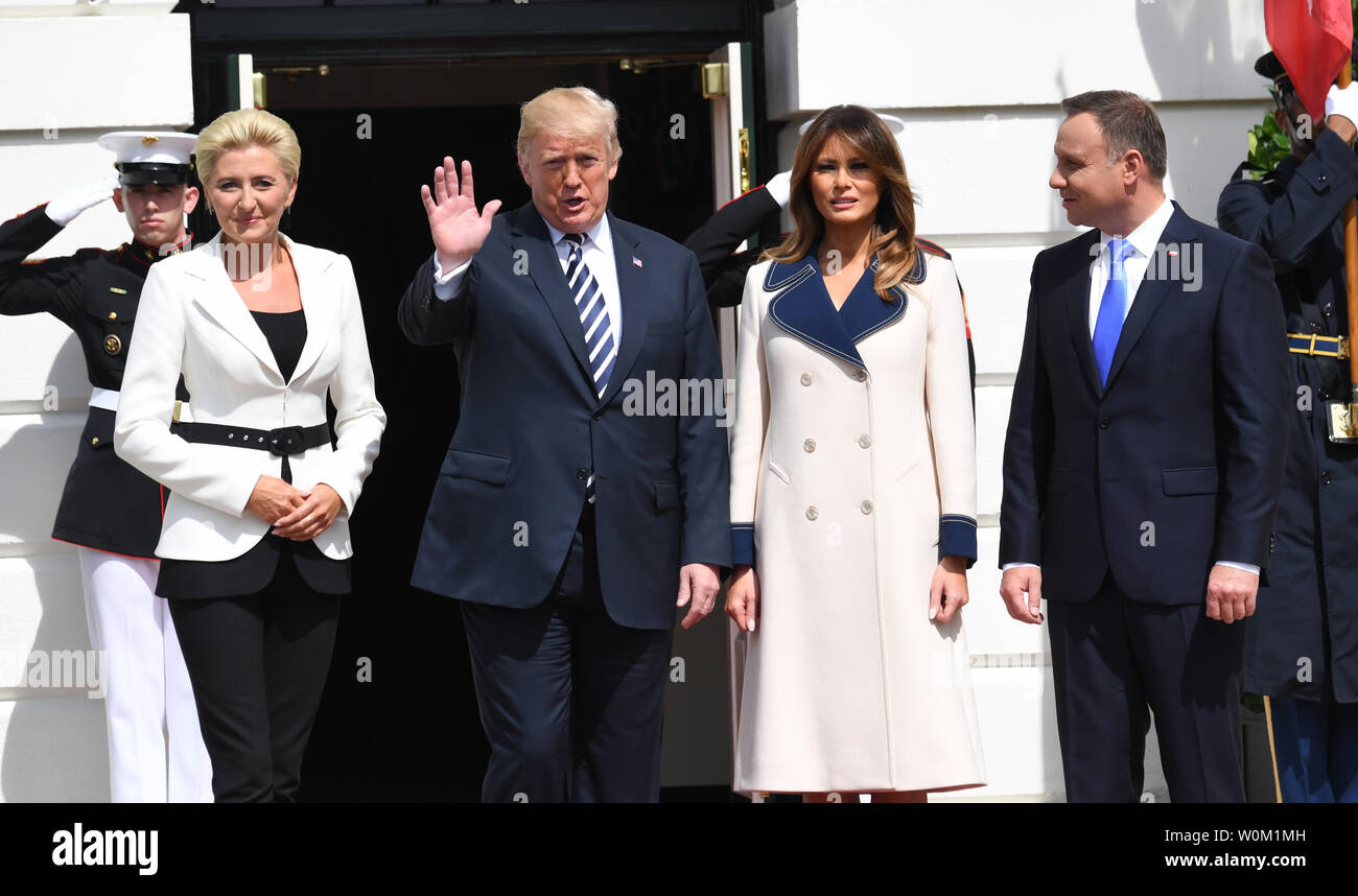 President Donald Trump and first lady Melania Trump greet Polish ...