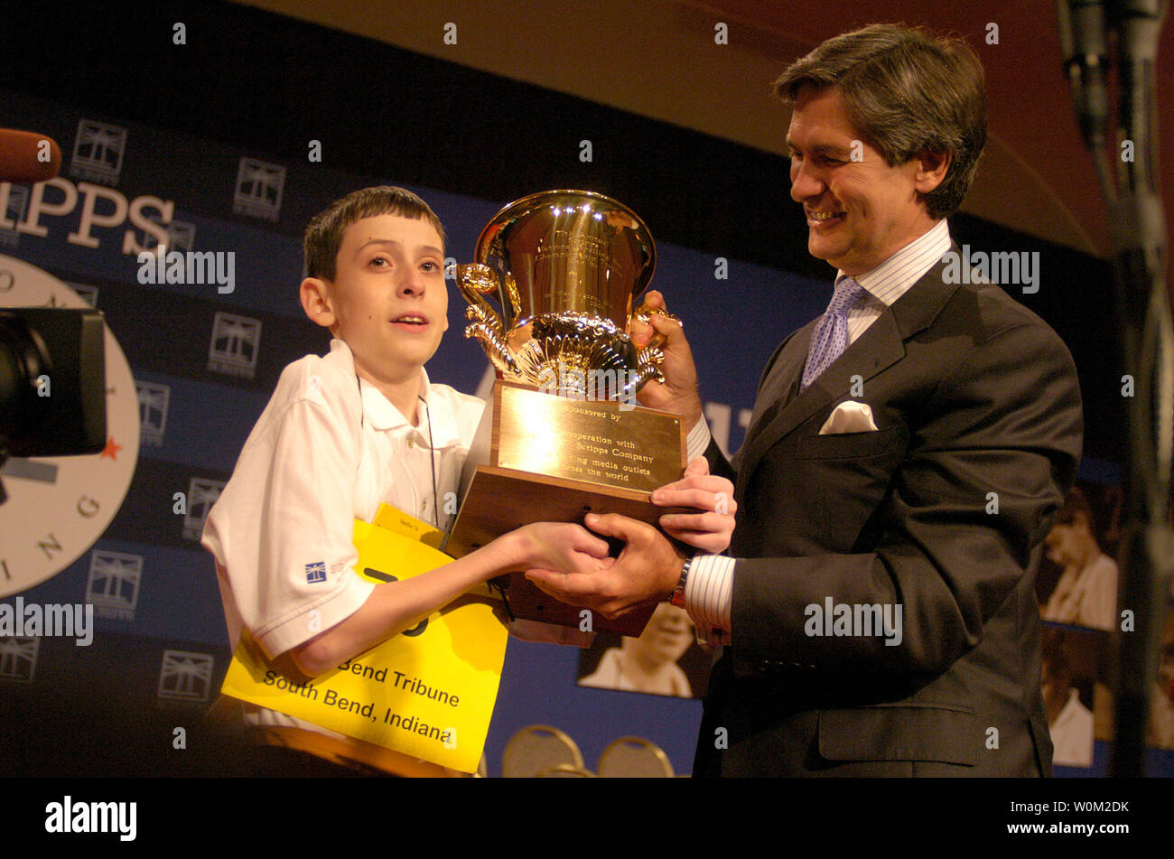 Spelling bee trophy hi-res stock photography and images - Alamy