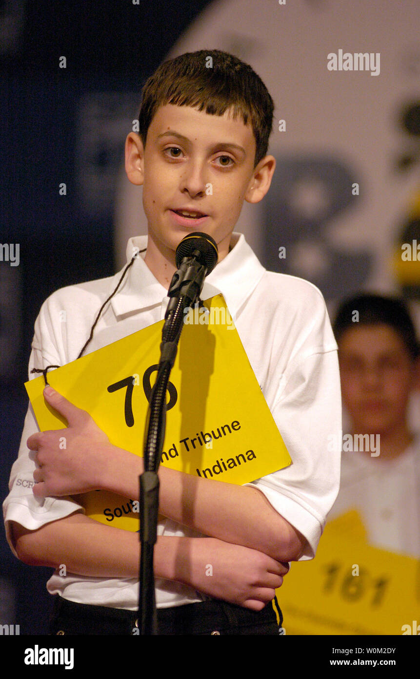 First place winner David Scott Tidmarsh, of Indiana with the trophy at ...