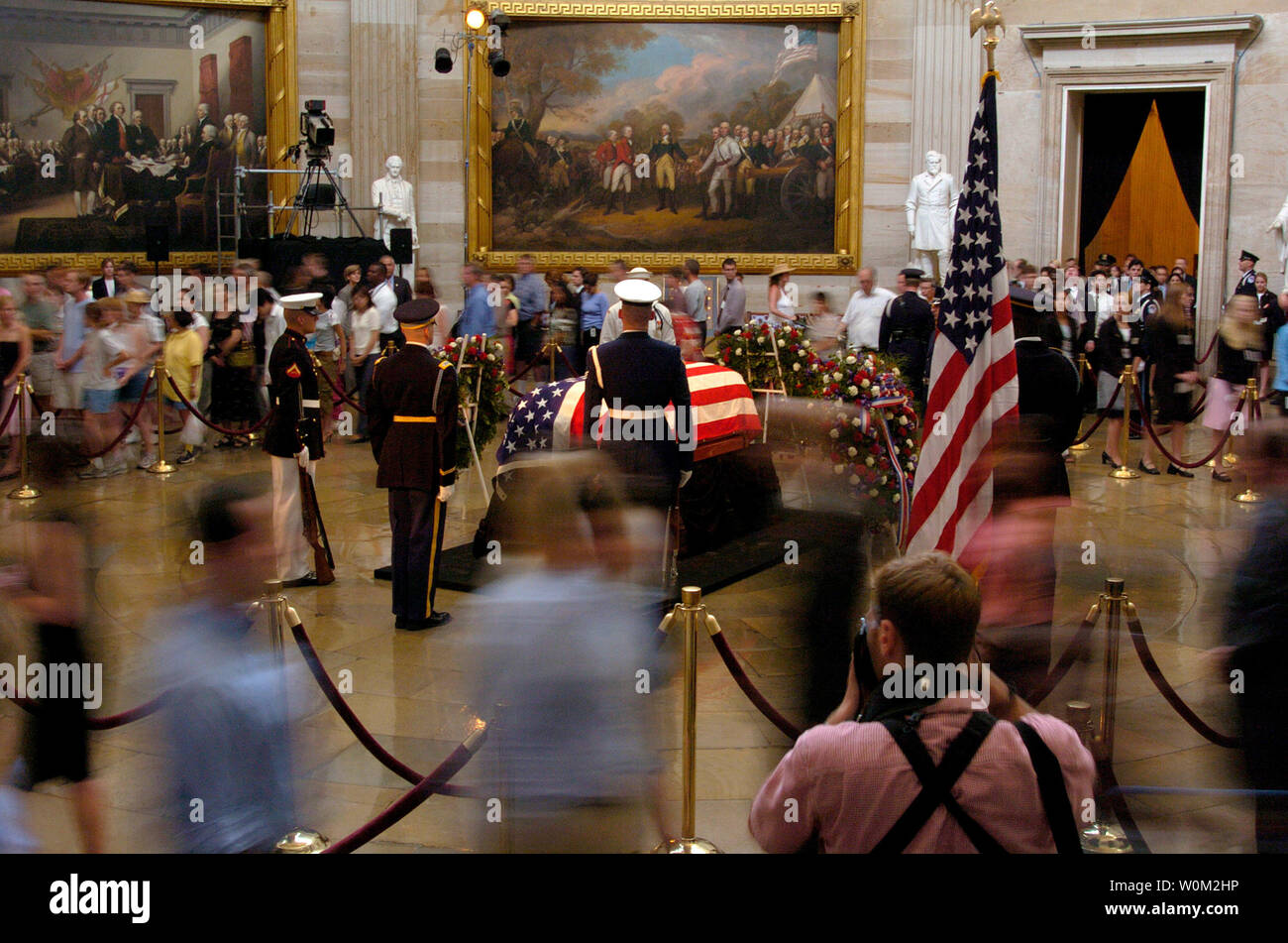 Former President Ronald Reagan's casket rests in the Rotunda of the U.S ...
