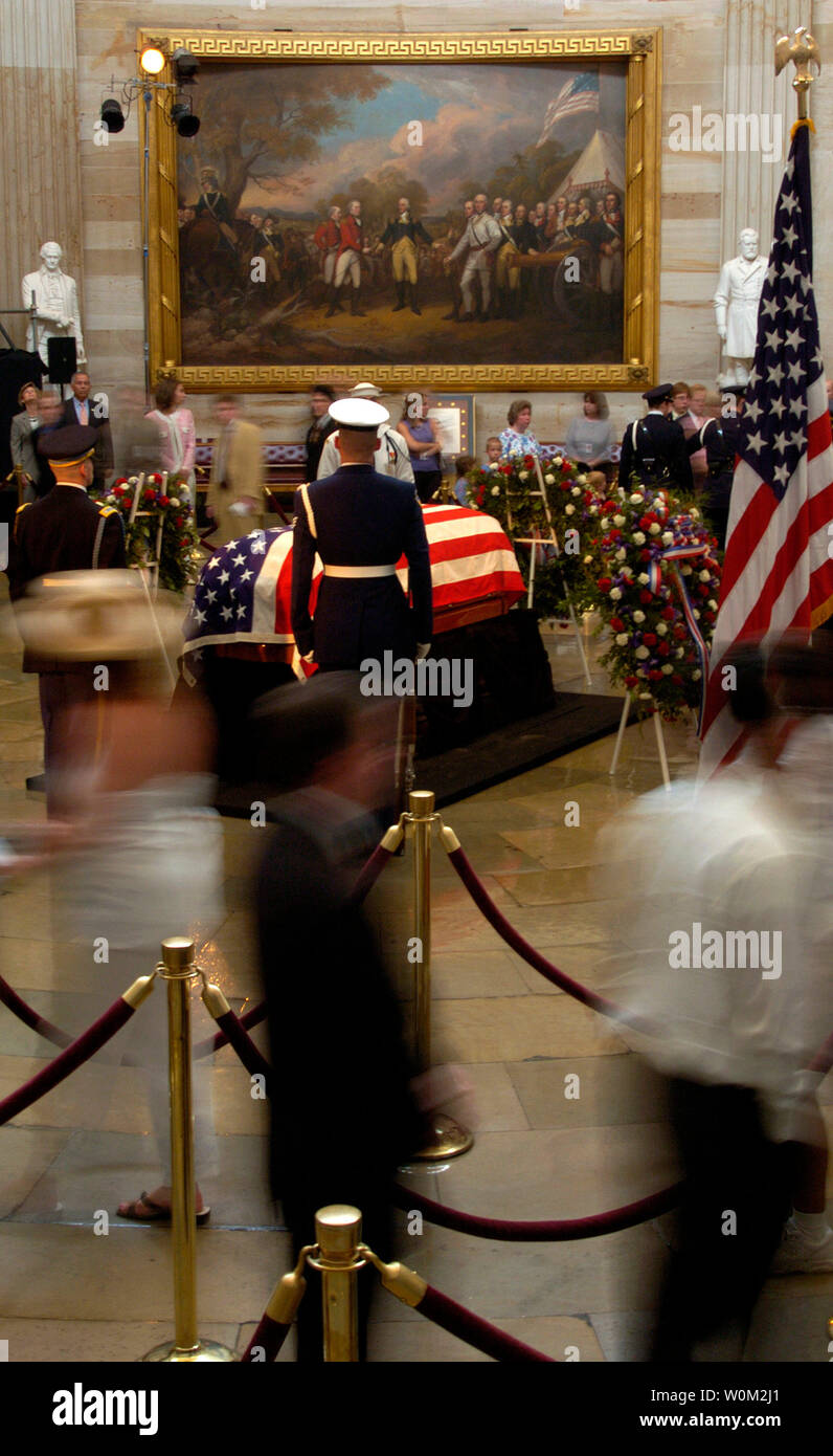 Former President Ronald Reagan's casket rests in the Rotunda of the U.S ...