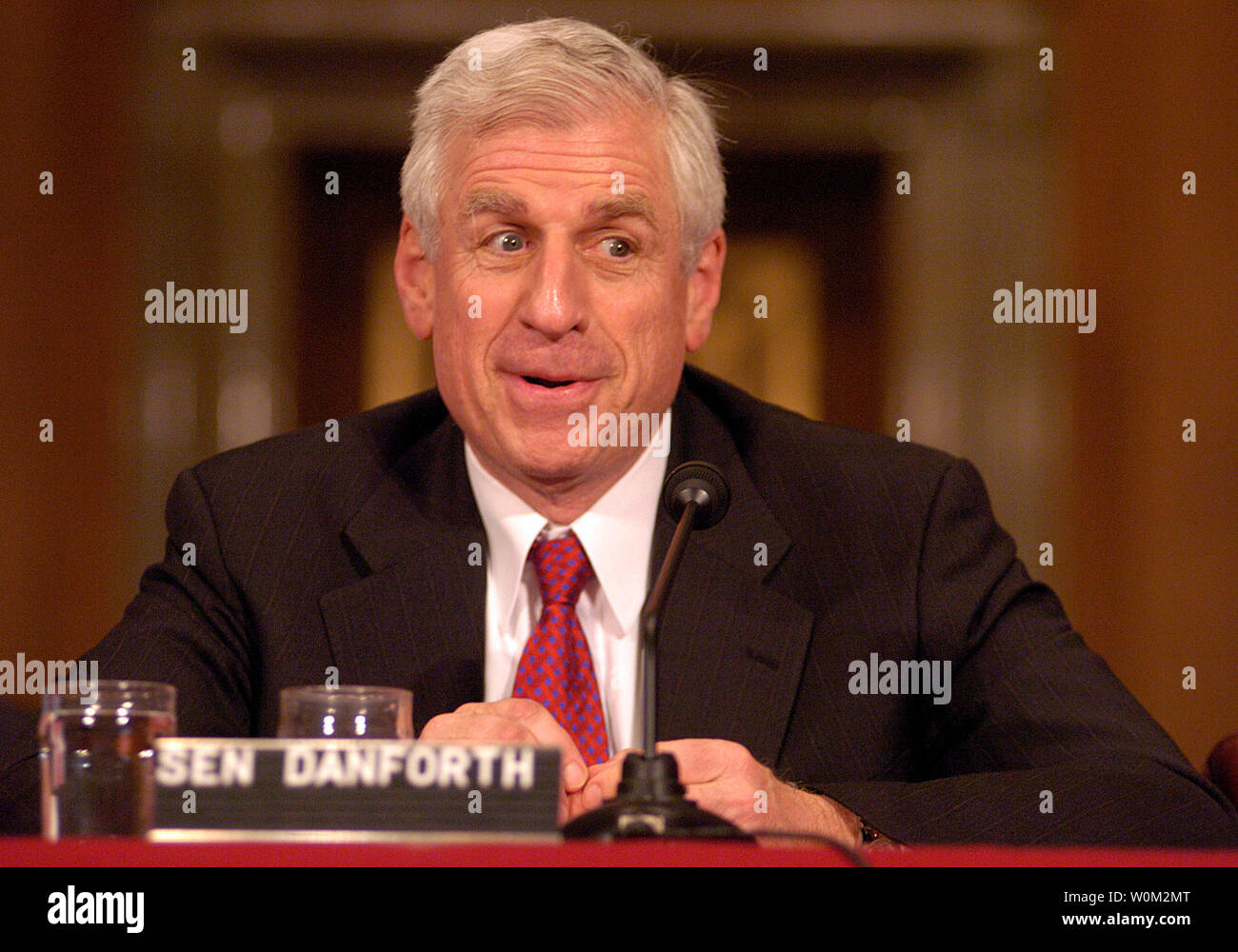 John danforth 2004 hi-res stock photography and images - Alamy