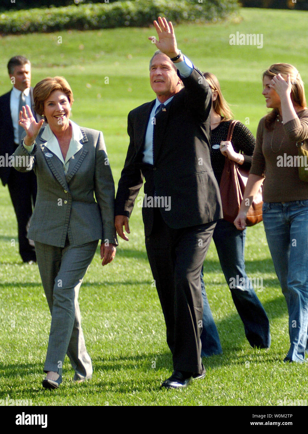 United States President George W. Bush returns to the White House with ...
