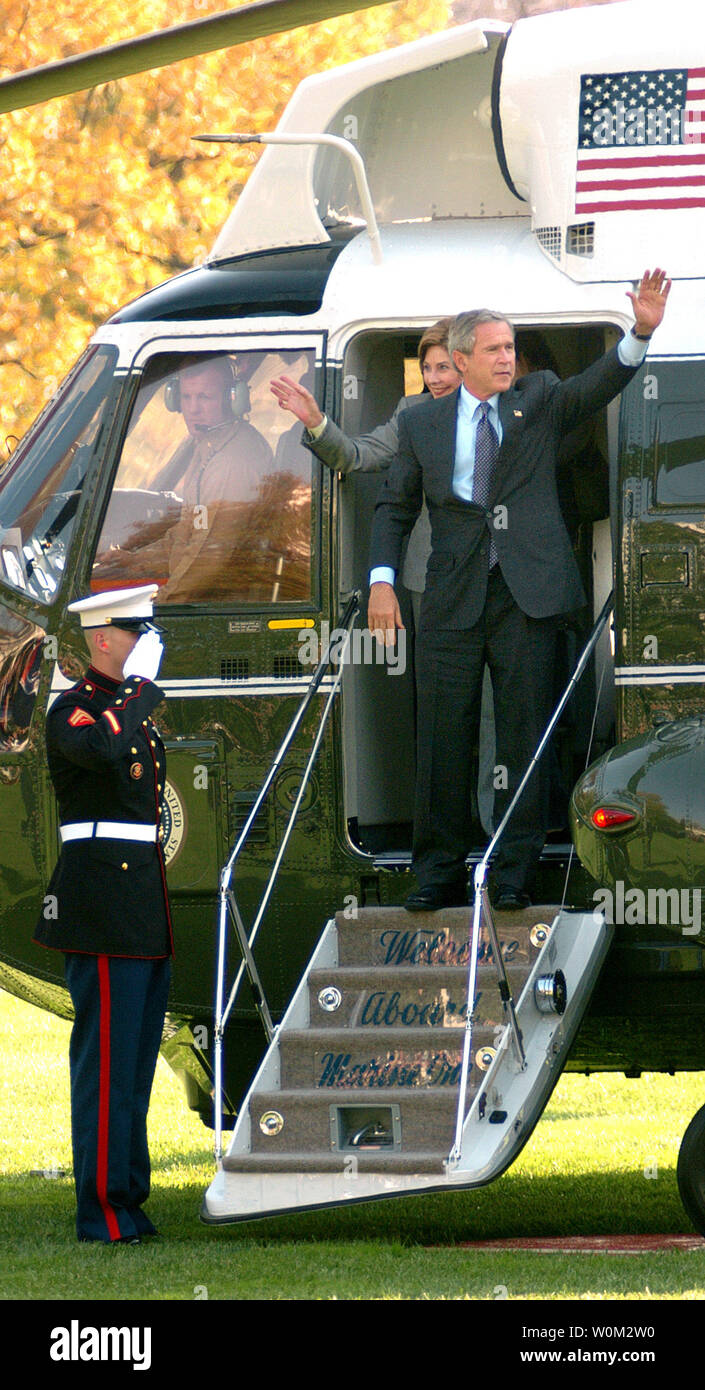 United States President George W. Bush returns to the White House with ...