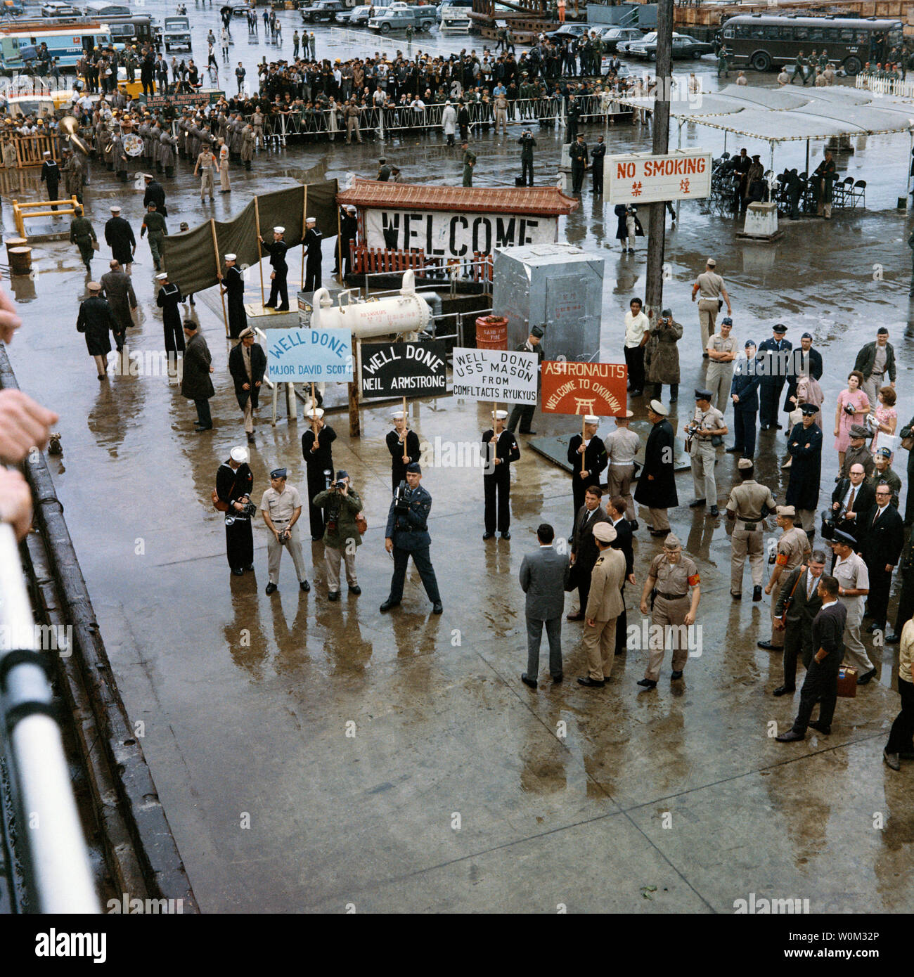 1966 space docking hi-res stock photography and images - Alamy