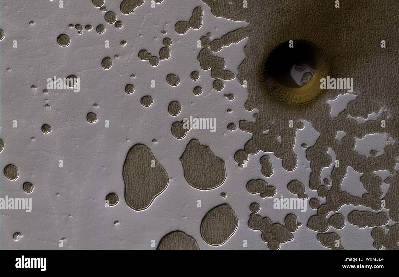 Deeper pit hi-res stock photography and images - Alamy