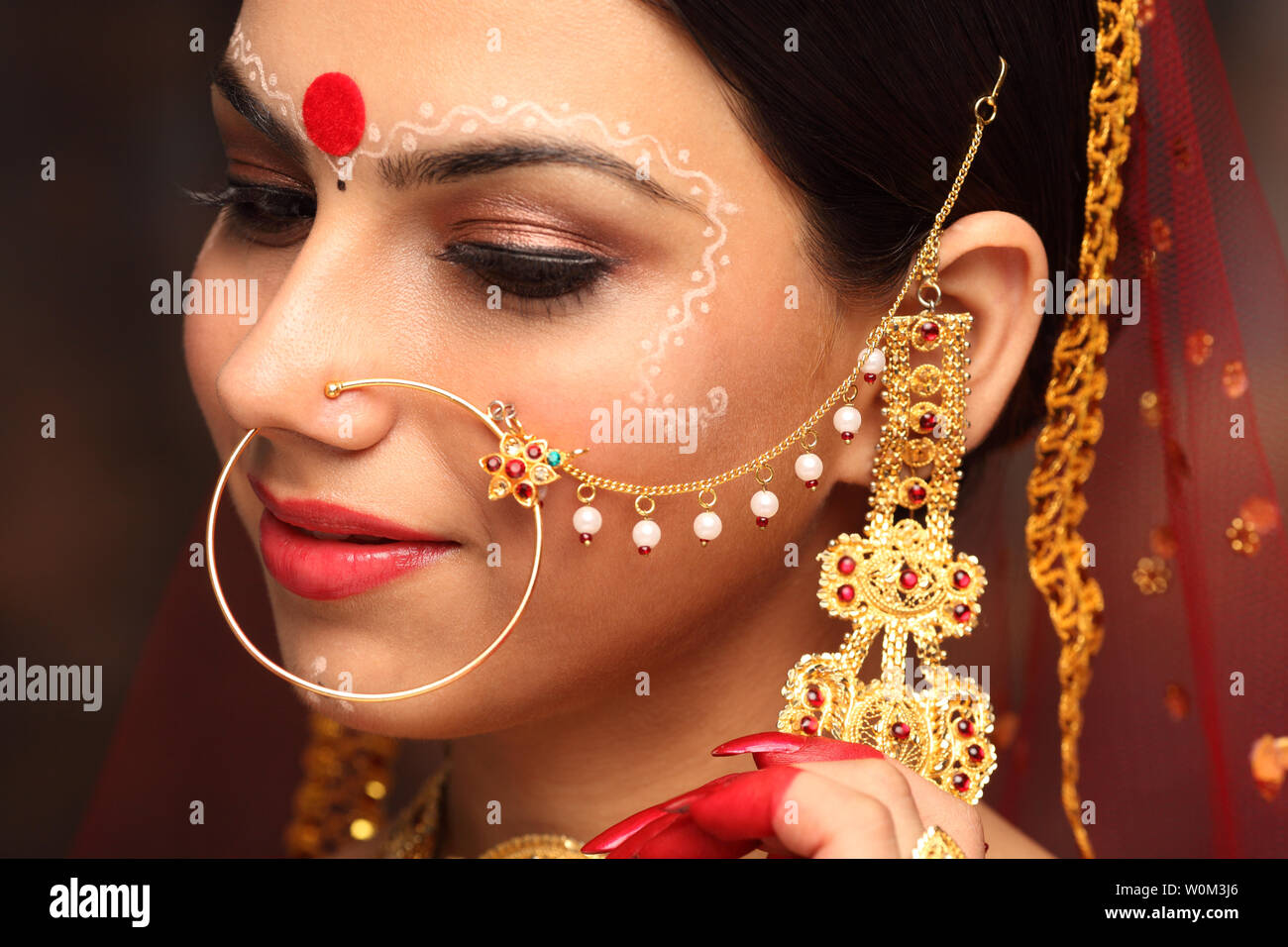 Close up of an Indian bride Stock Photo - Alamy