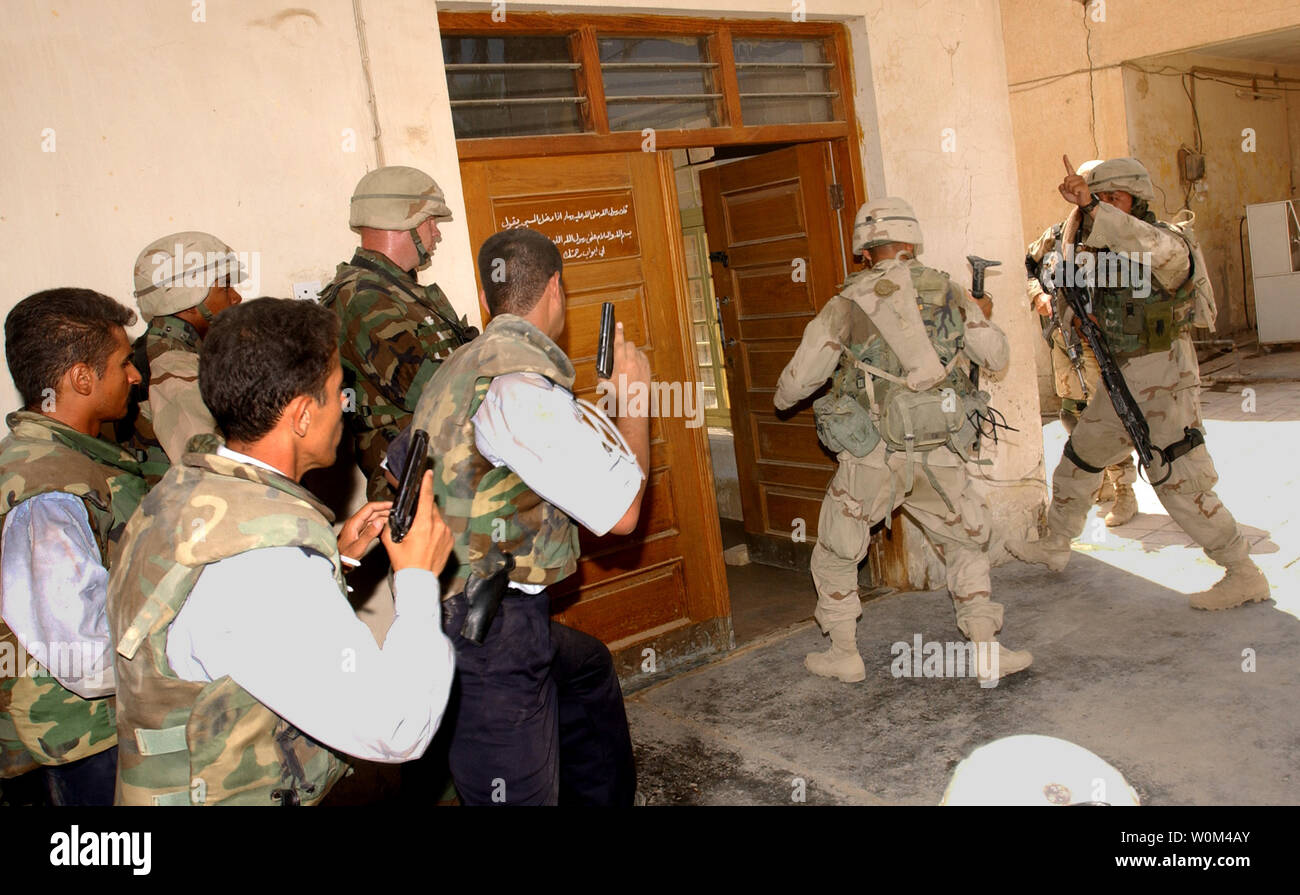 United nations doors hi-res stock photography and images - Alamy