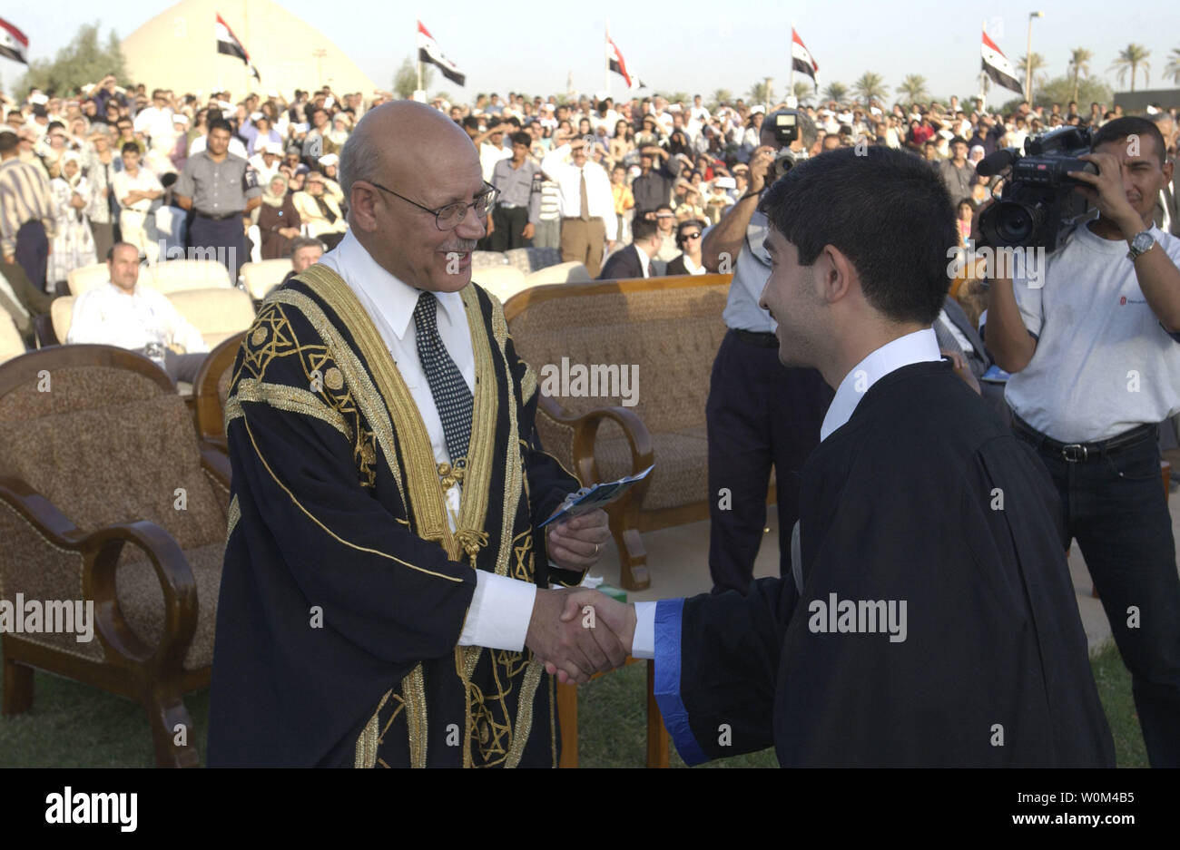 WAX2003092399 - BAGHDAD, SEPT. 23 (UPI) -- Dr. Mohmohmud Hayawy Hamash ...