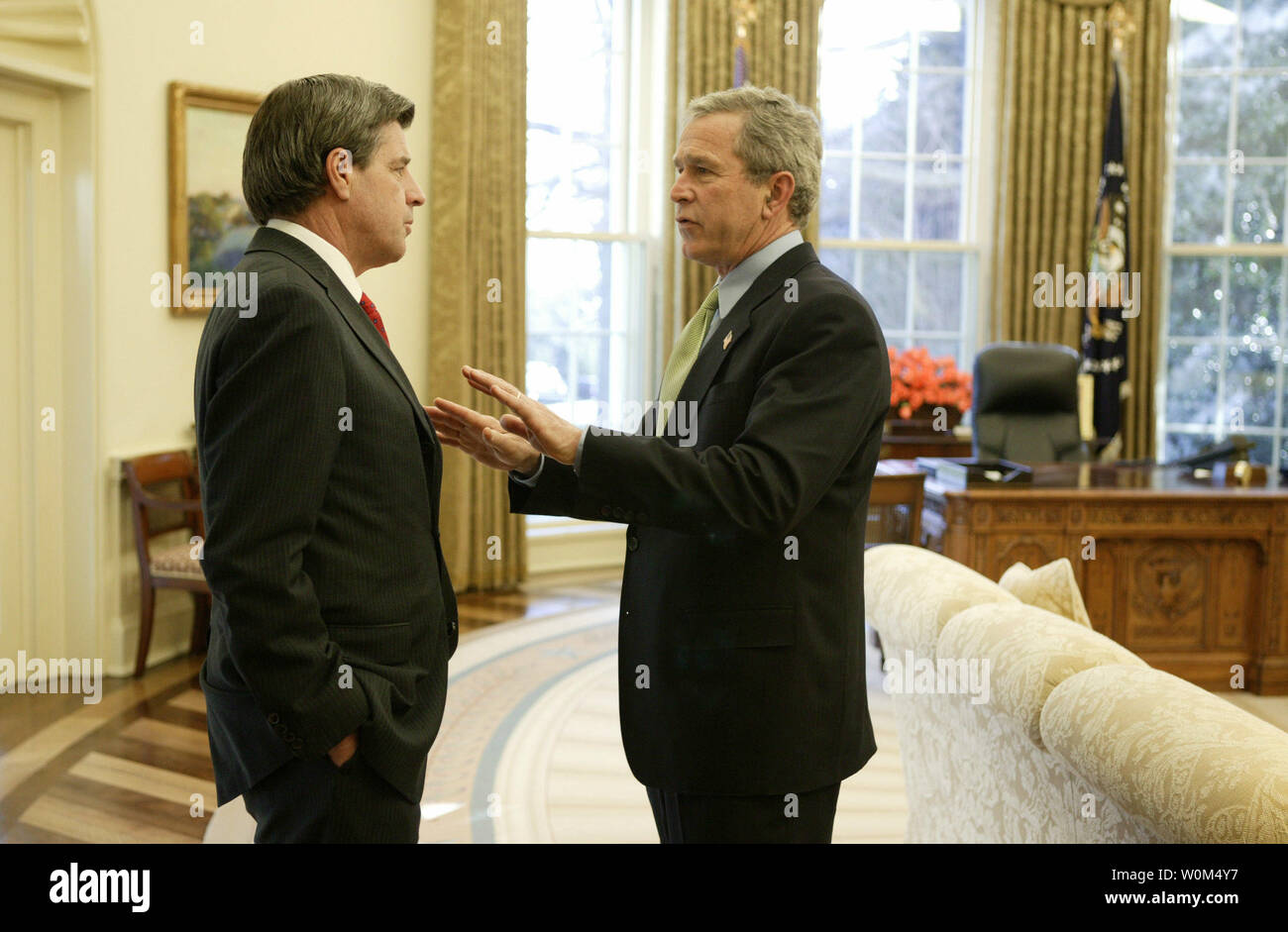 Paul bremer iraq 2004 hi-res stock photography and images - Alamy