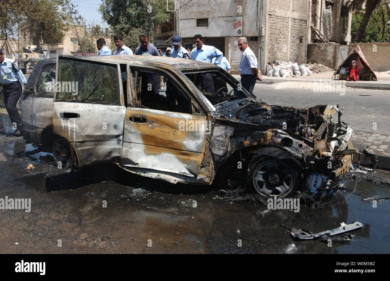 Improvised explosive device car hi-res stock photography and images - Alamy