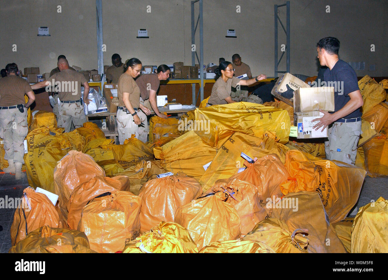 Kirkuk air base hi-res stock photography and images - Alamy