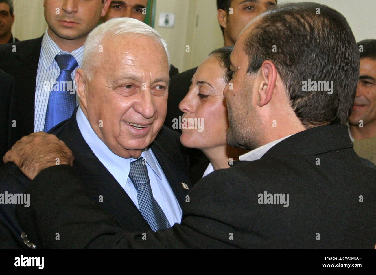 Israeli Arab Azzam Azzam and his family meet with Israeli Prime ...