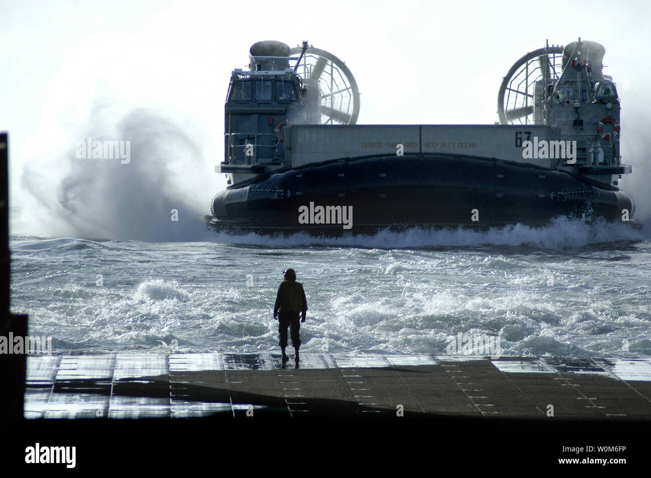 Uss bataan lhd 5 hi-res stock photography and images - Alamy
