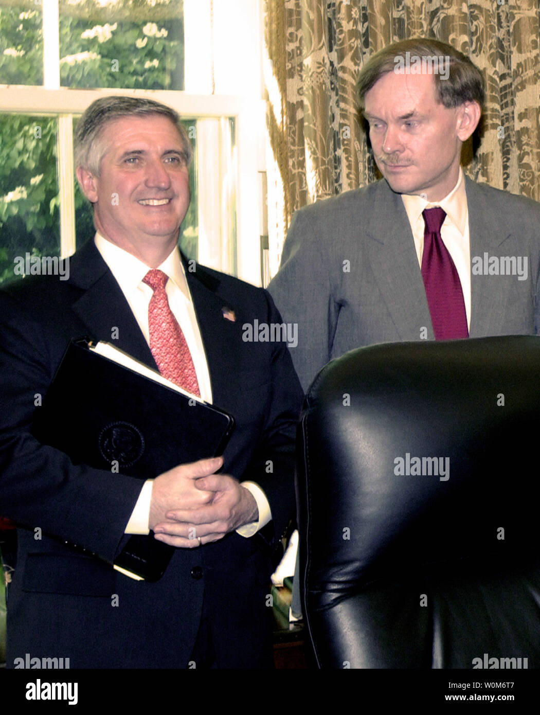 George bush panama hi-res stock photography and images - Alamy