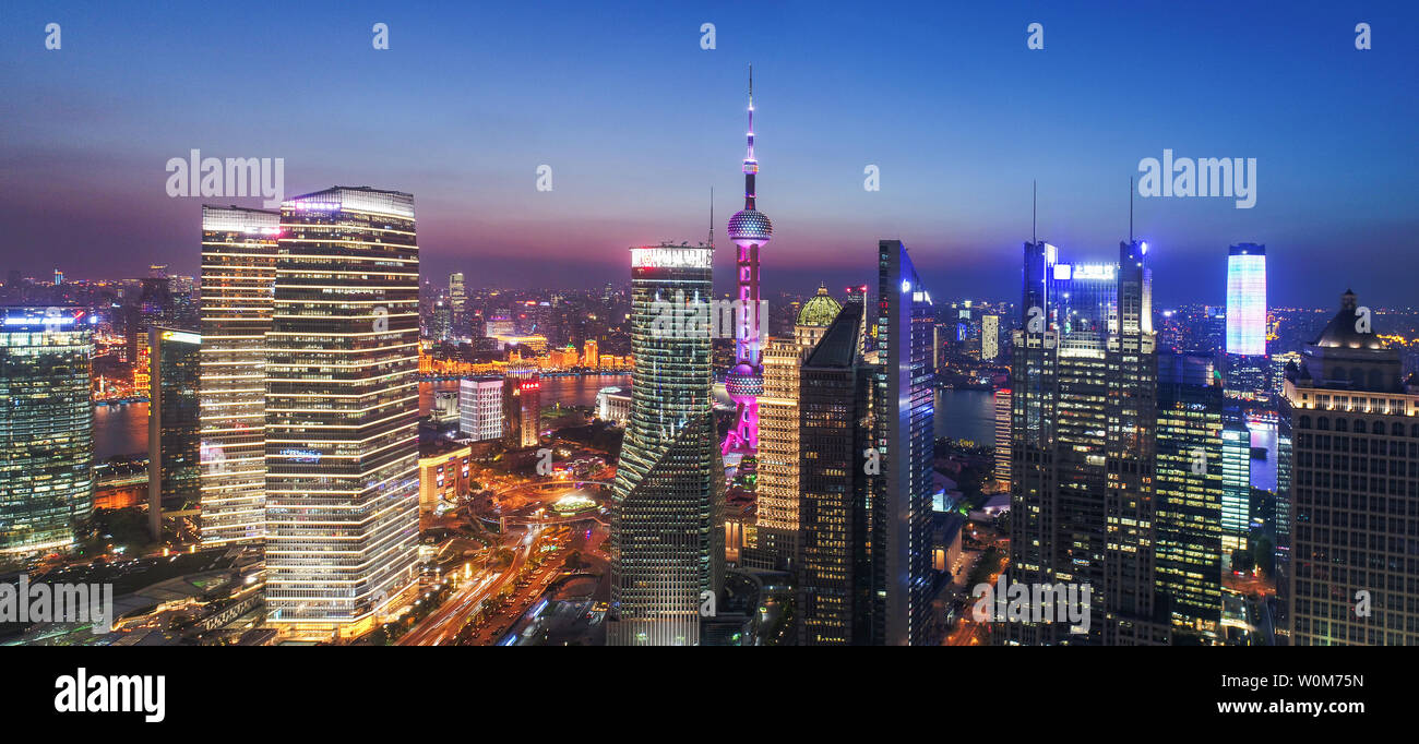 Brightly lit modern buildings hi-res stock photography and images - Alamy