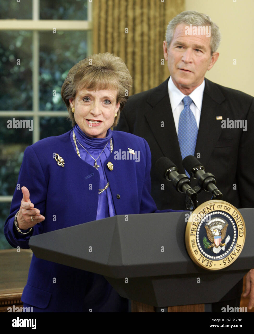 Harriet Miers speaks from the Oval Office after President George W ...