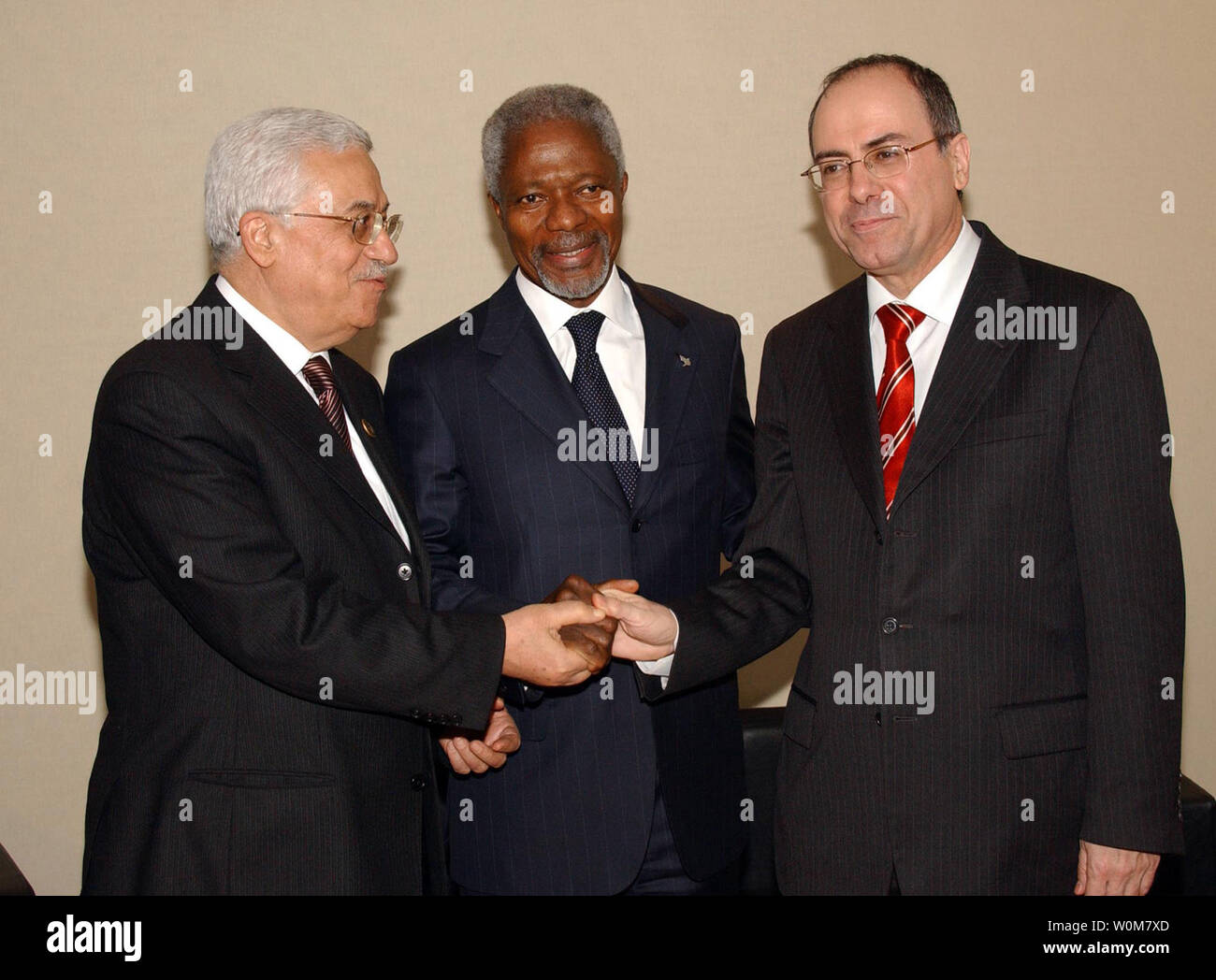 Kofi annan 2005 hi-res stock photography and images - Alamy
