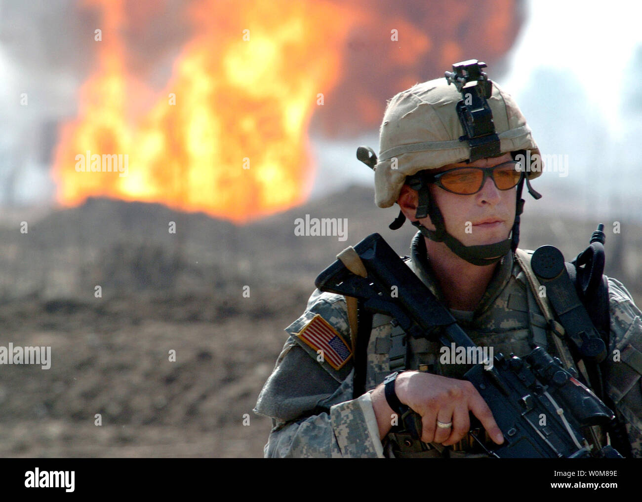 Army iraq security perimeter hi-res stock photography and images - Alamy