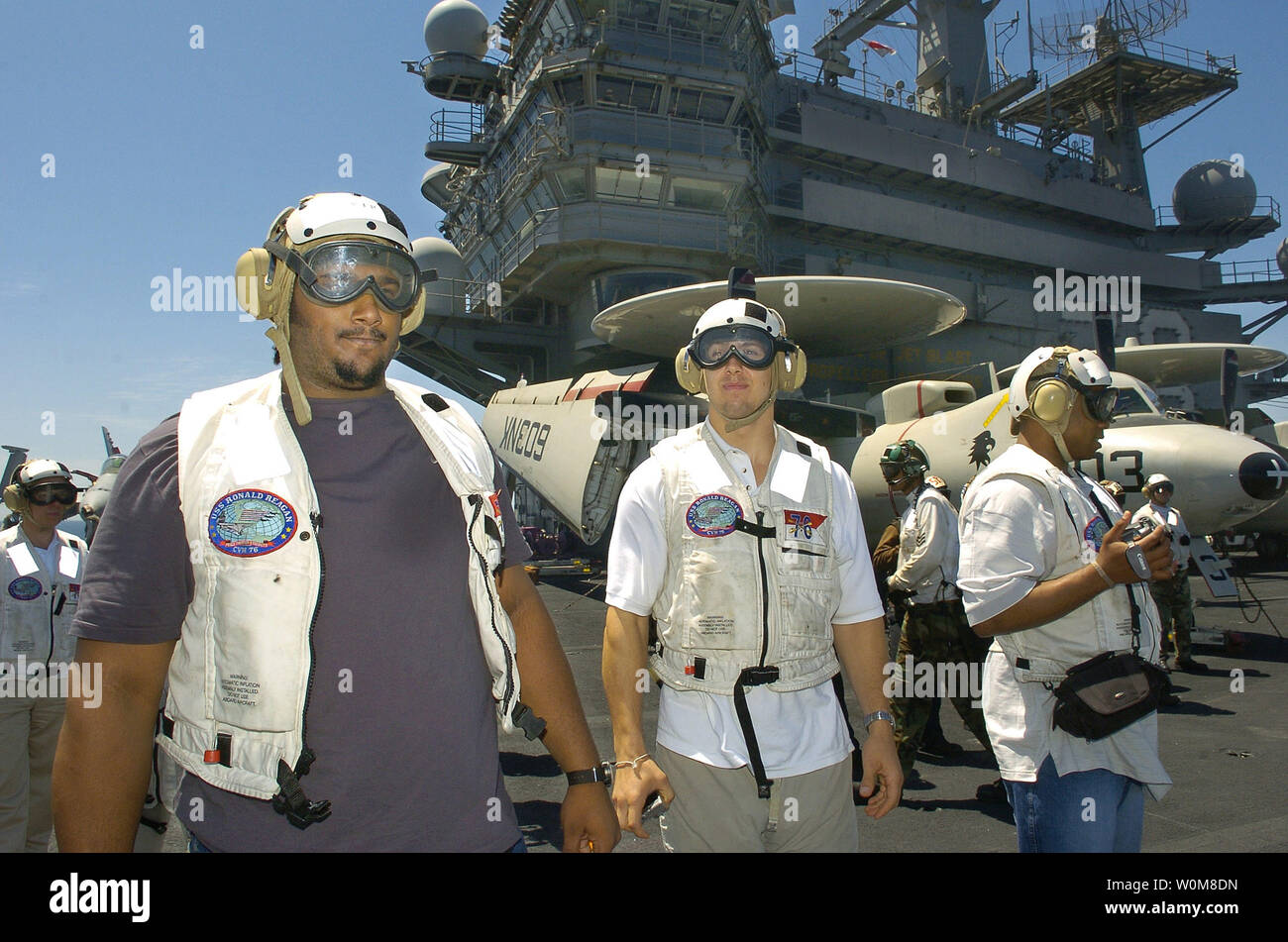 NFL players (L-R) Max Starks (Pittsburgh Steelers), Patrick Kerney ...