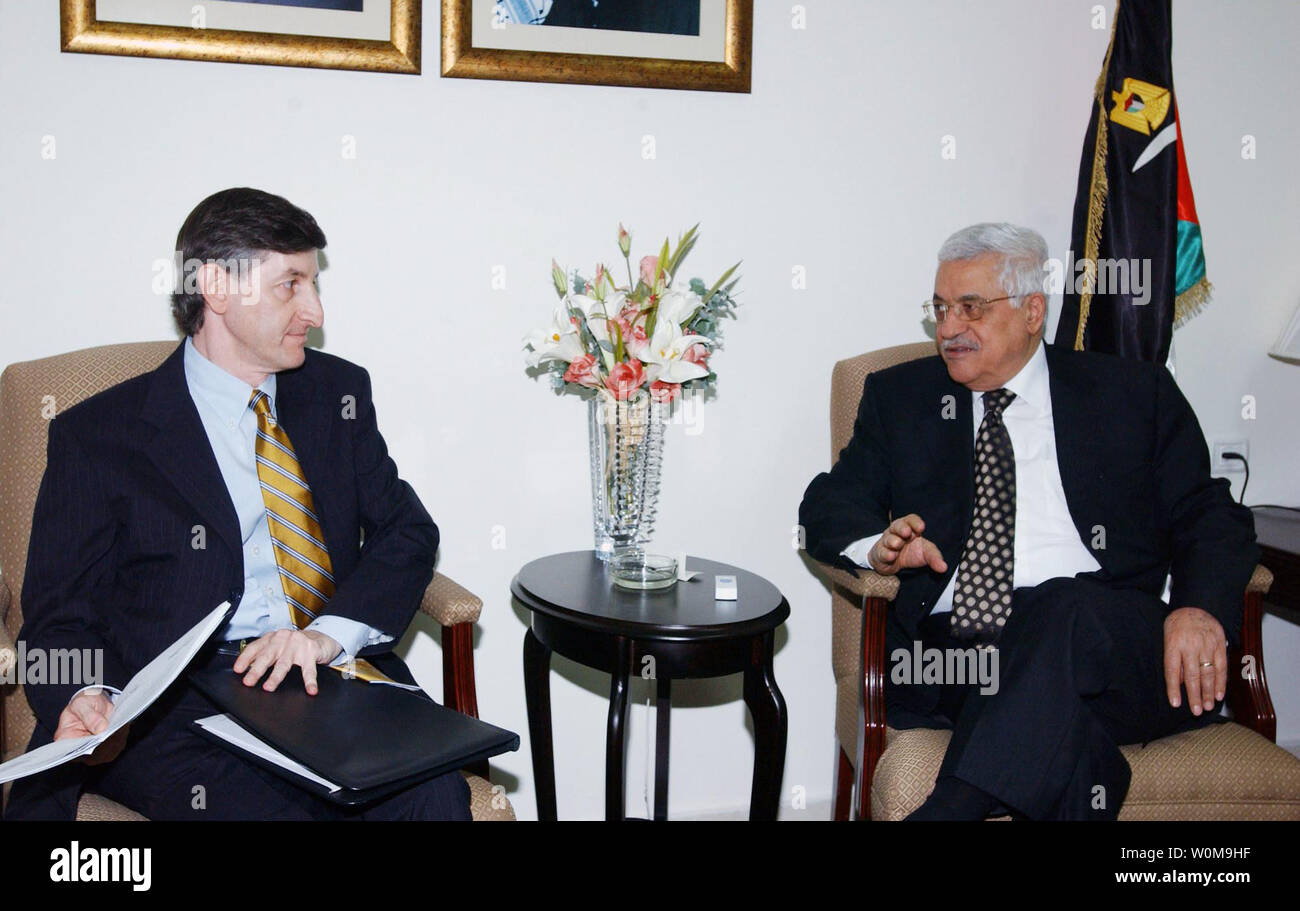 Palestinian President Mahmoud Abbas meets with U.S. Consul General ...
