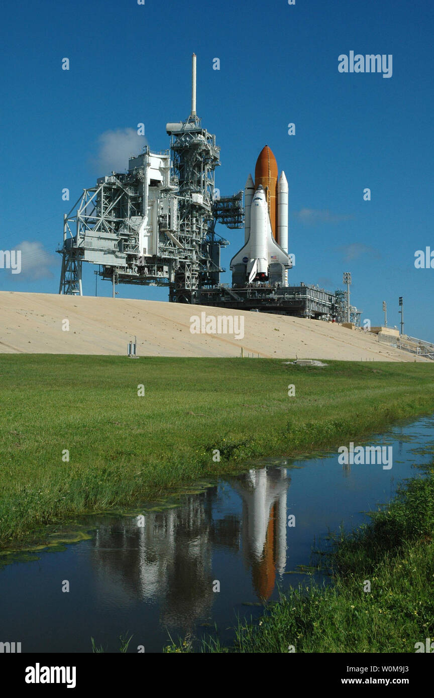 Mobile launcher platform hi-res stock photography and images - Alamy