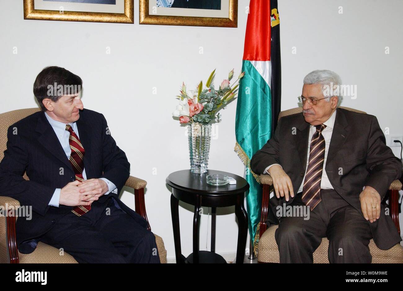 The u s consul general hi-res stock photography and images - Alamy