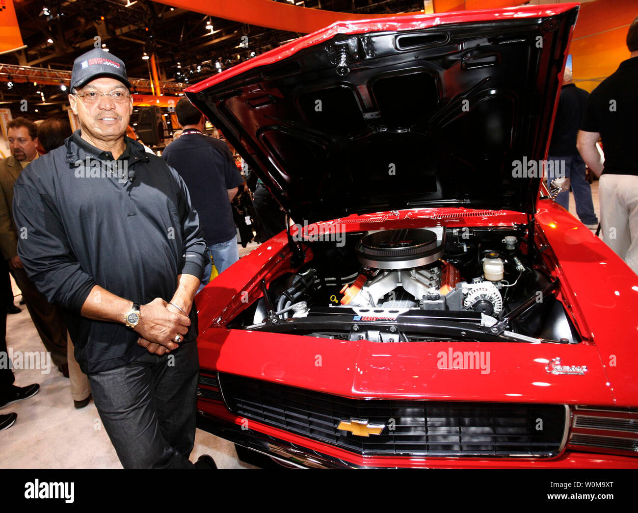 Baseball hall of famer Reggie Jackson unveils his one-of-a-kind 1969 ...