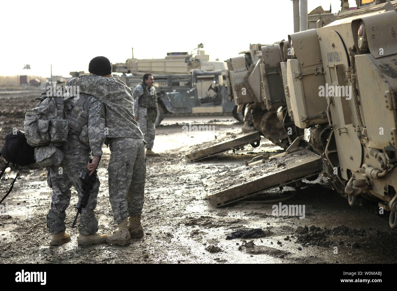 U.S. Army Soldiers from Alpha Company, 1st Battalion, 12th Cavalry ...