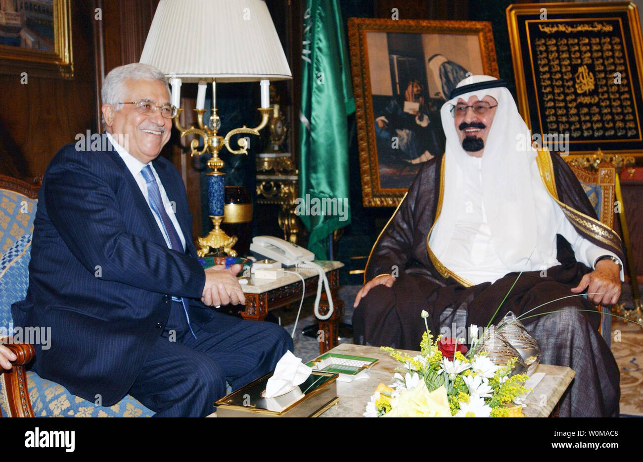 Mahmoud abbas saudi hi-res stock photography and images - Alamy