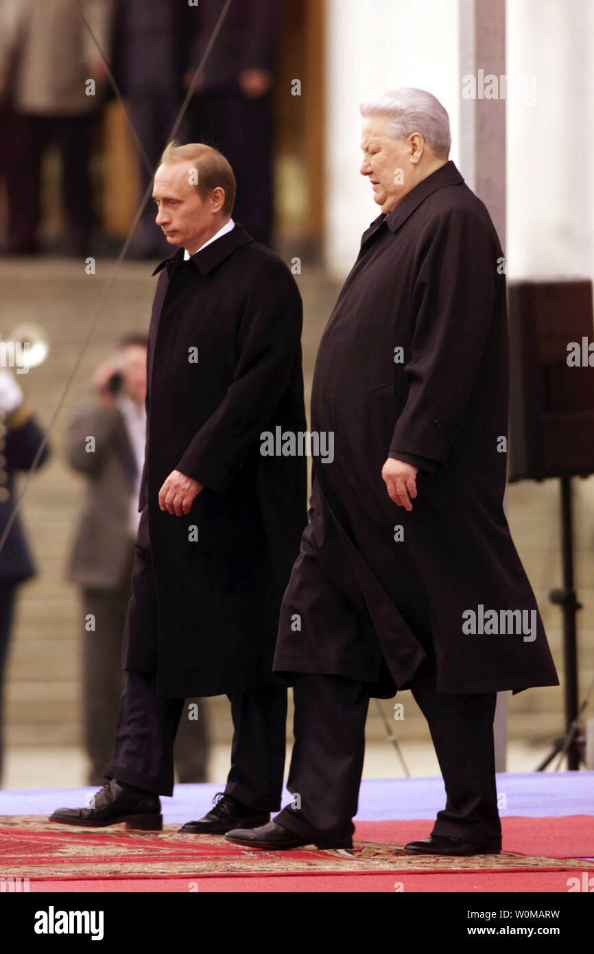 Vladimir putin 2000 hi-res stock photography and images - Alamy