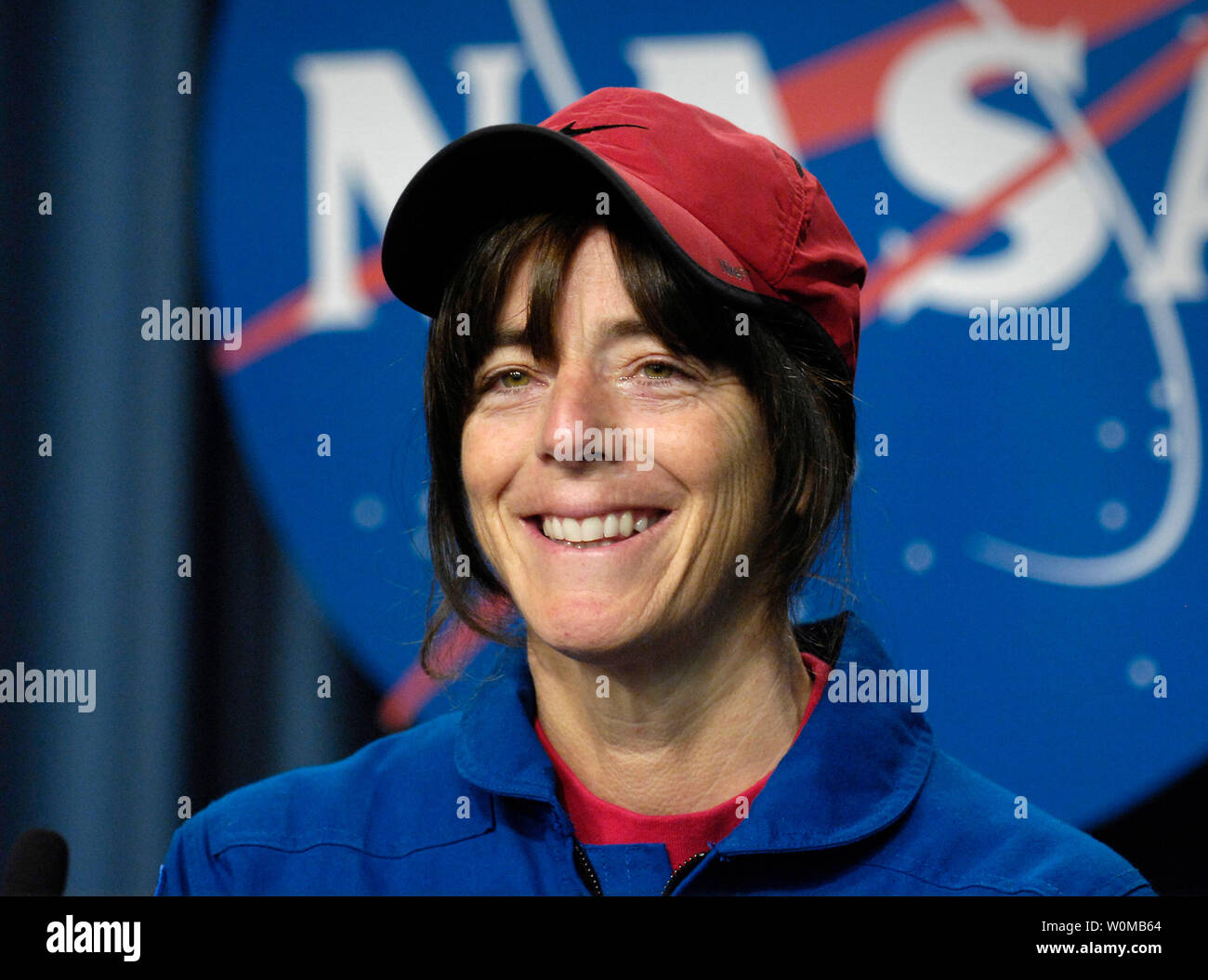 Mission specialist and teacher Barbara R. Morgan answers questions ...