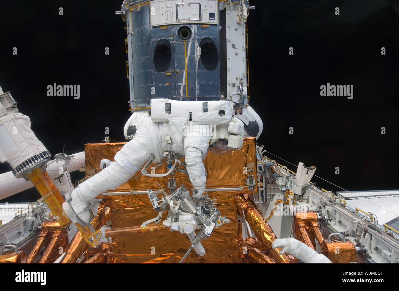 Nasa remote manipulator system hi-res stock photography and images - Alamy