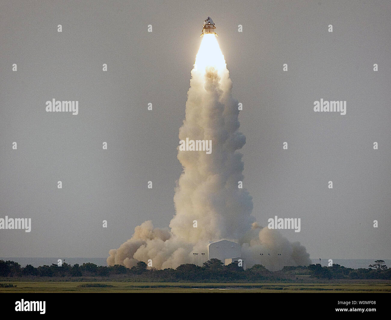 Launch abort system spacecraft hi-res stock photography and images - Alamy