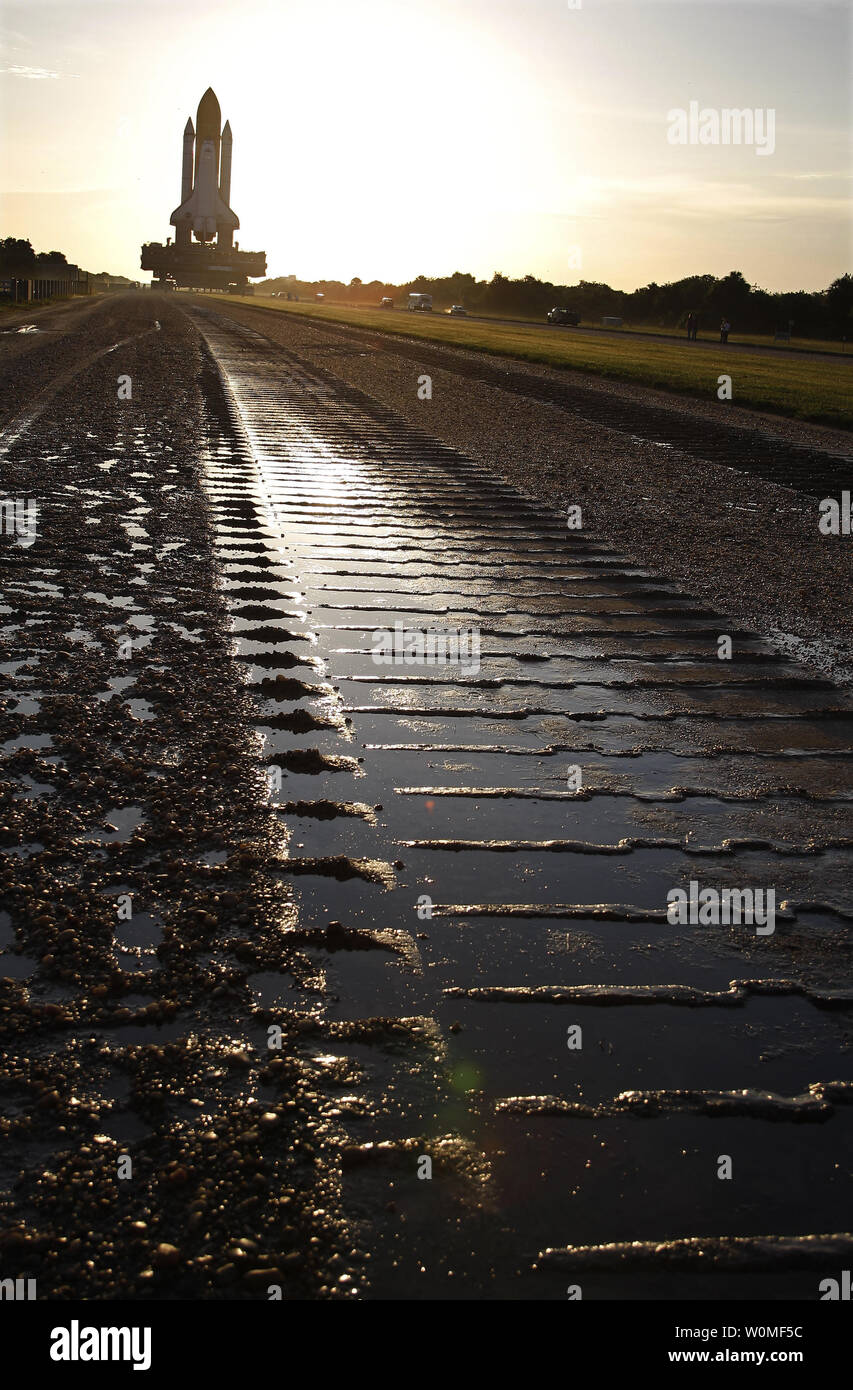 Space shuttle Discovery, sitting on top of the mobile launcher platform ...