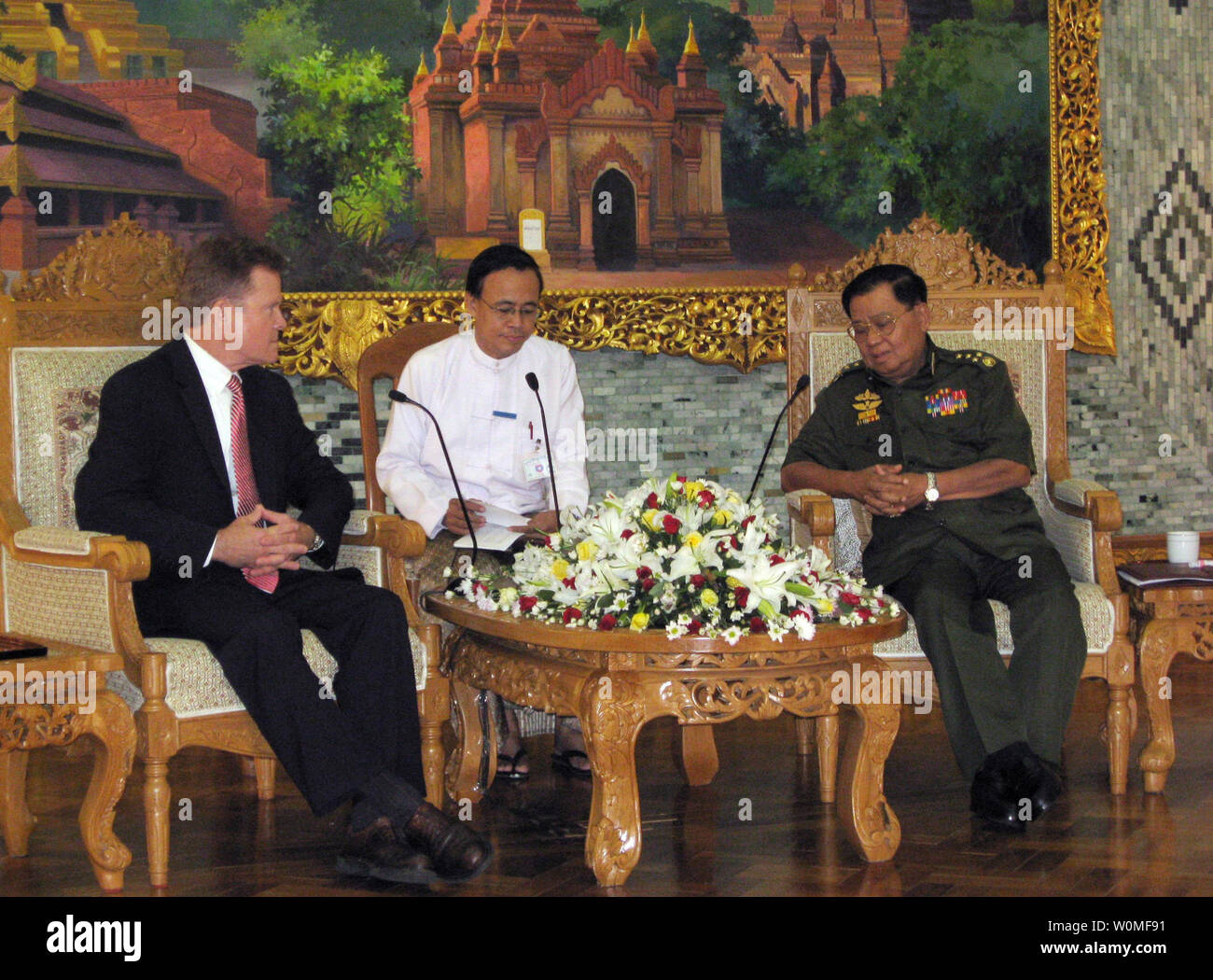 Office general aung san hi-res stock photography and images - Alamy