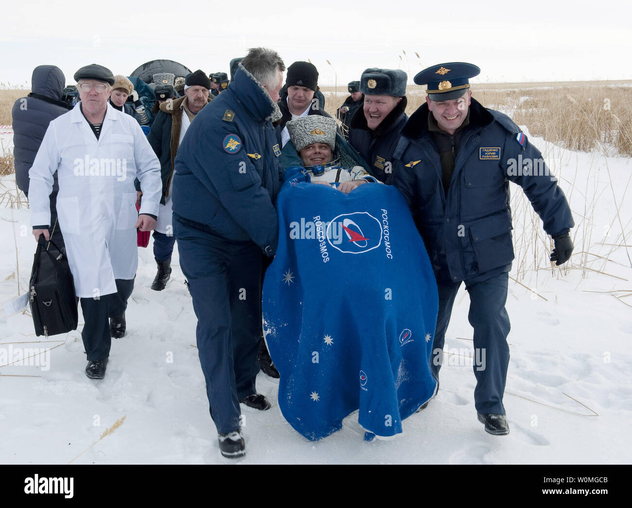 Flight engineer maxim suraev hi-res stock photography and images - Alamy