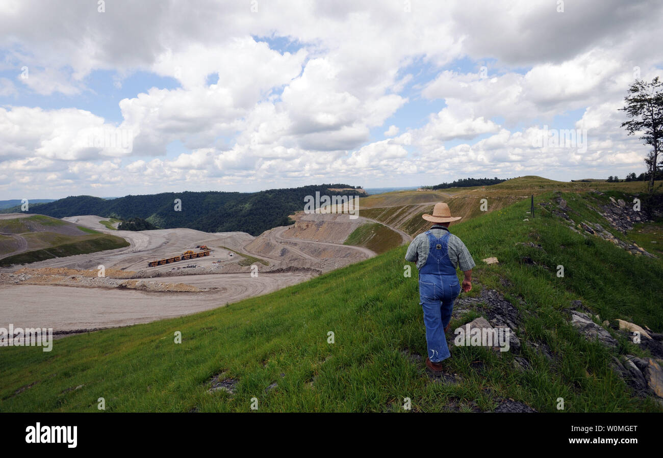 Coal mining 1700s hi-res stock photography and images - Alamy
