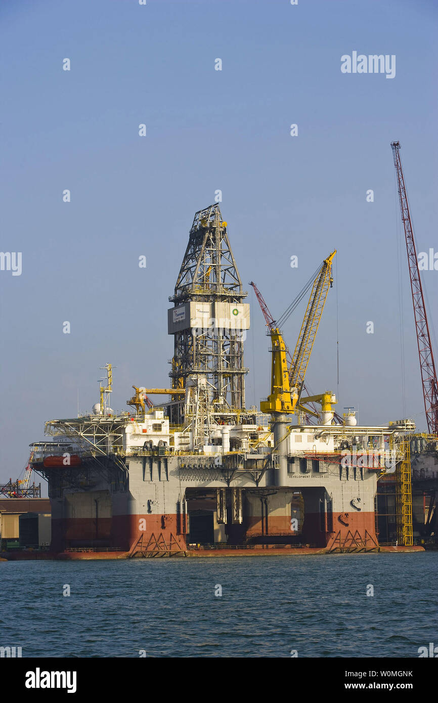 The ultra-deepwater semisubmersible rig Development Drill III has begun ...